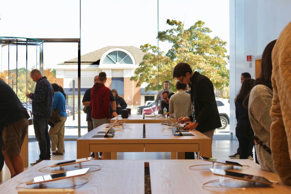 Retail marathon: Apple stores open in Scottsdale, Deer Park, Lehigh ...