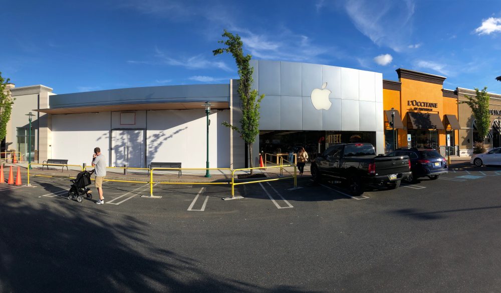 Retail marathon: Apple stores open in Scottsdale, Deer Park, Lehigh ...