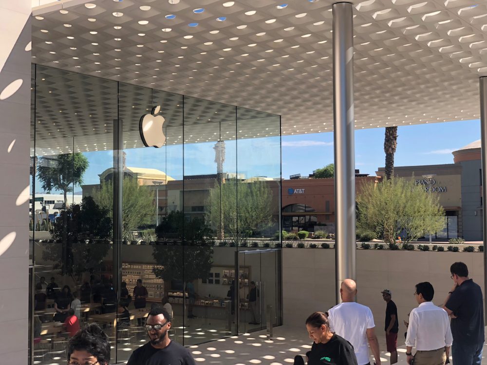 Retail marathon: Apple stores open in Scottsdale, Deer Park, Lehigh ...