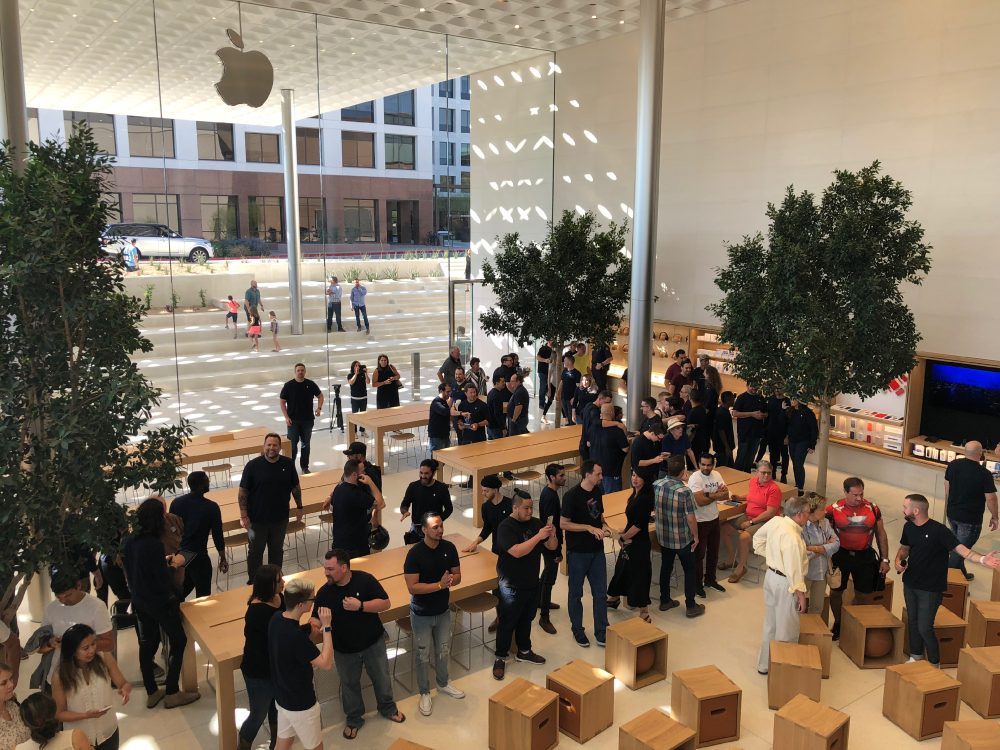 Retail marathon: Apple stores open in Scottsdale, Deer Park, Lehigh ...