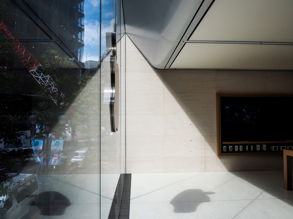Apple Shibuya's three-story redesign features a stunning new spiral ...