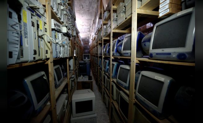 Massive Apple collection including 1,100 computers up for sale as ...