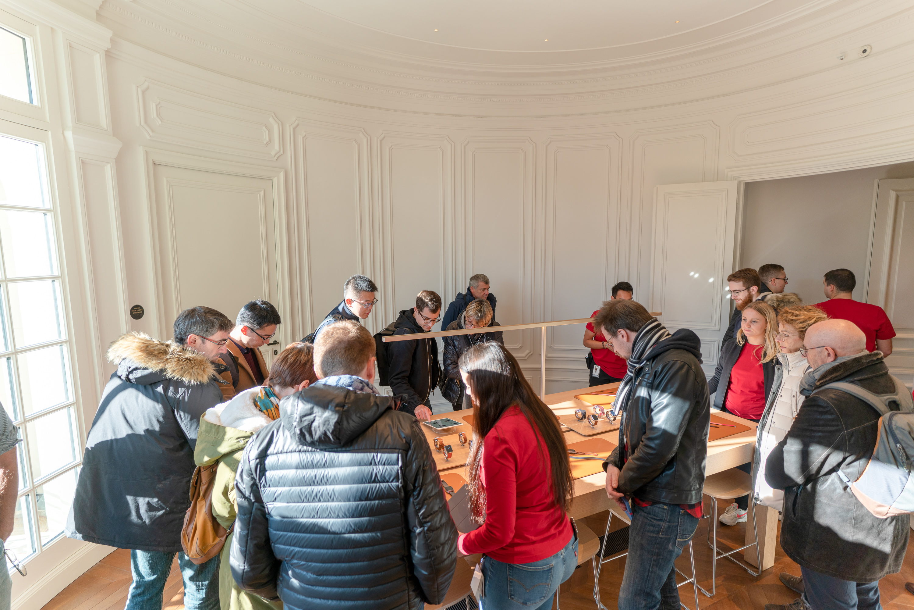 Gallery: Apple Champs-Élysées makes a grand debut in Paris - 9to5Mac