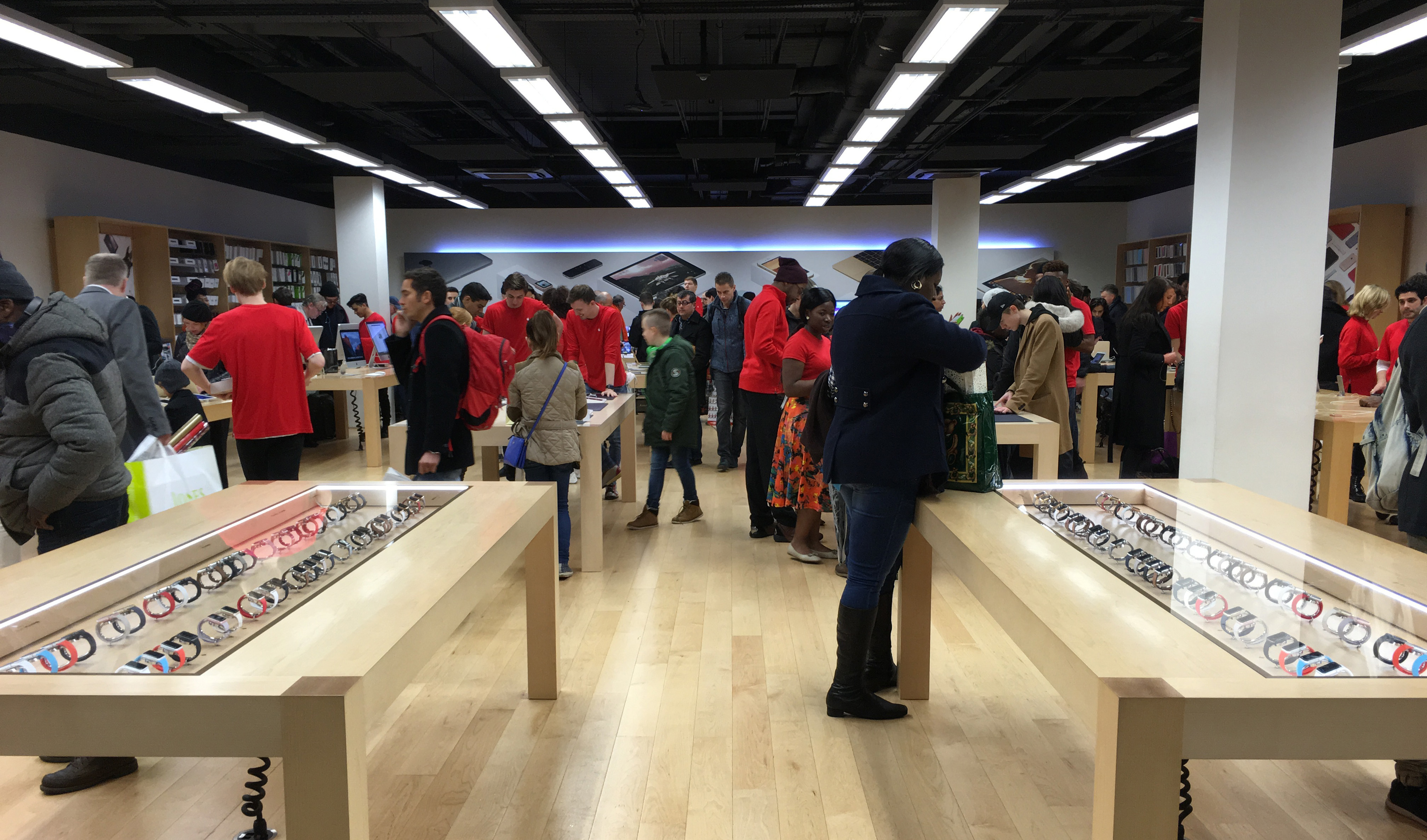 Documenting the overlooked craft of temporary Apple stores - 9to5Mac