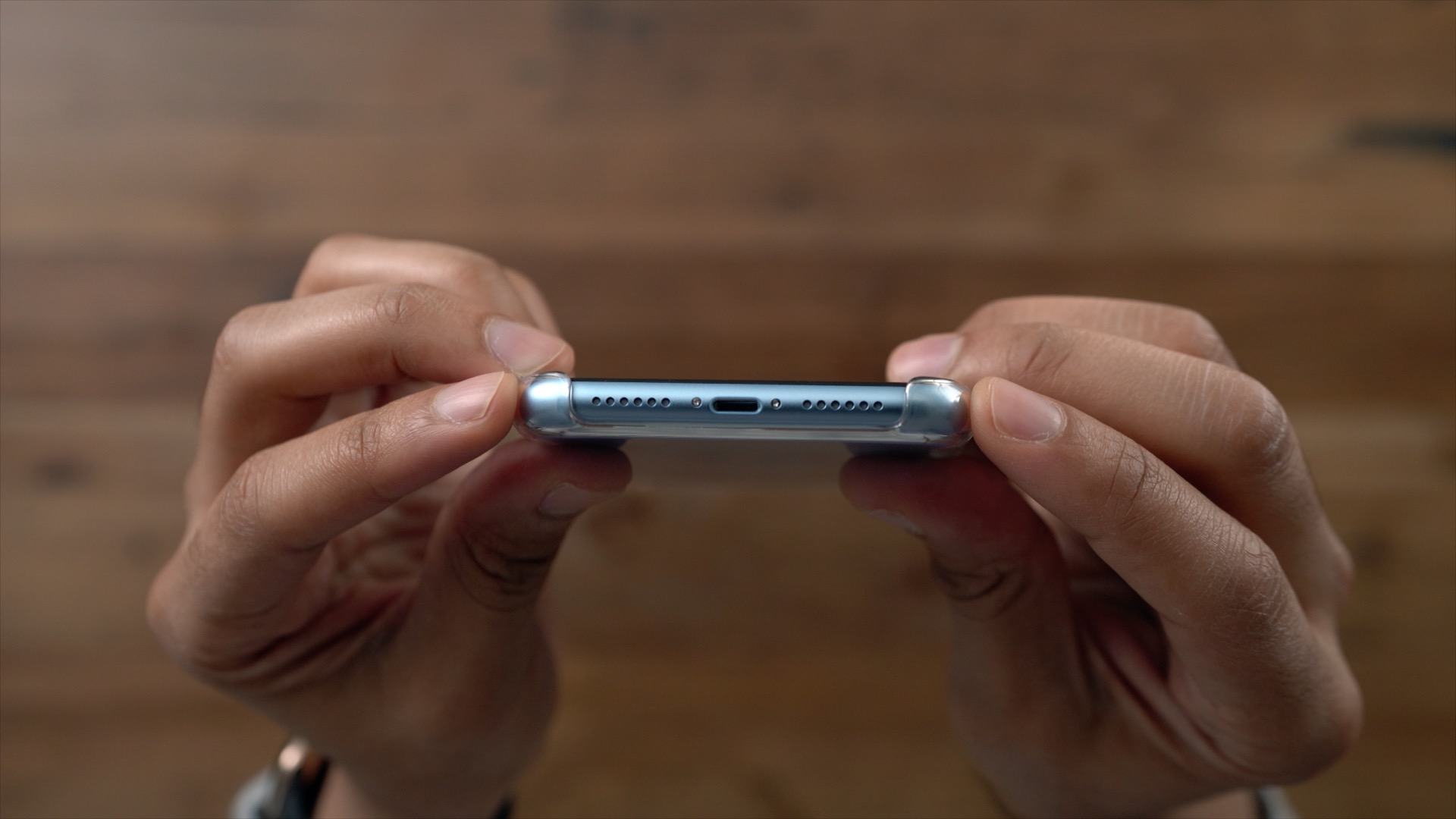 Review: iPhone XR Clear Case - is it worth the premium price? [Video ...