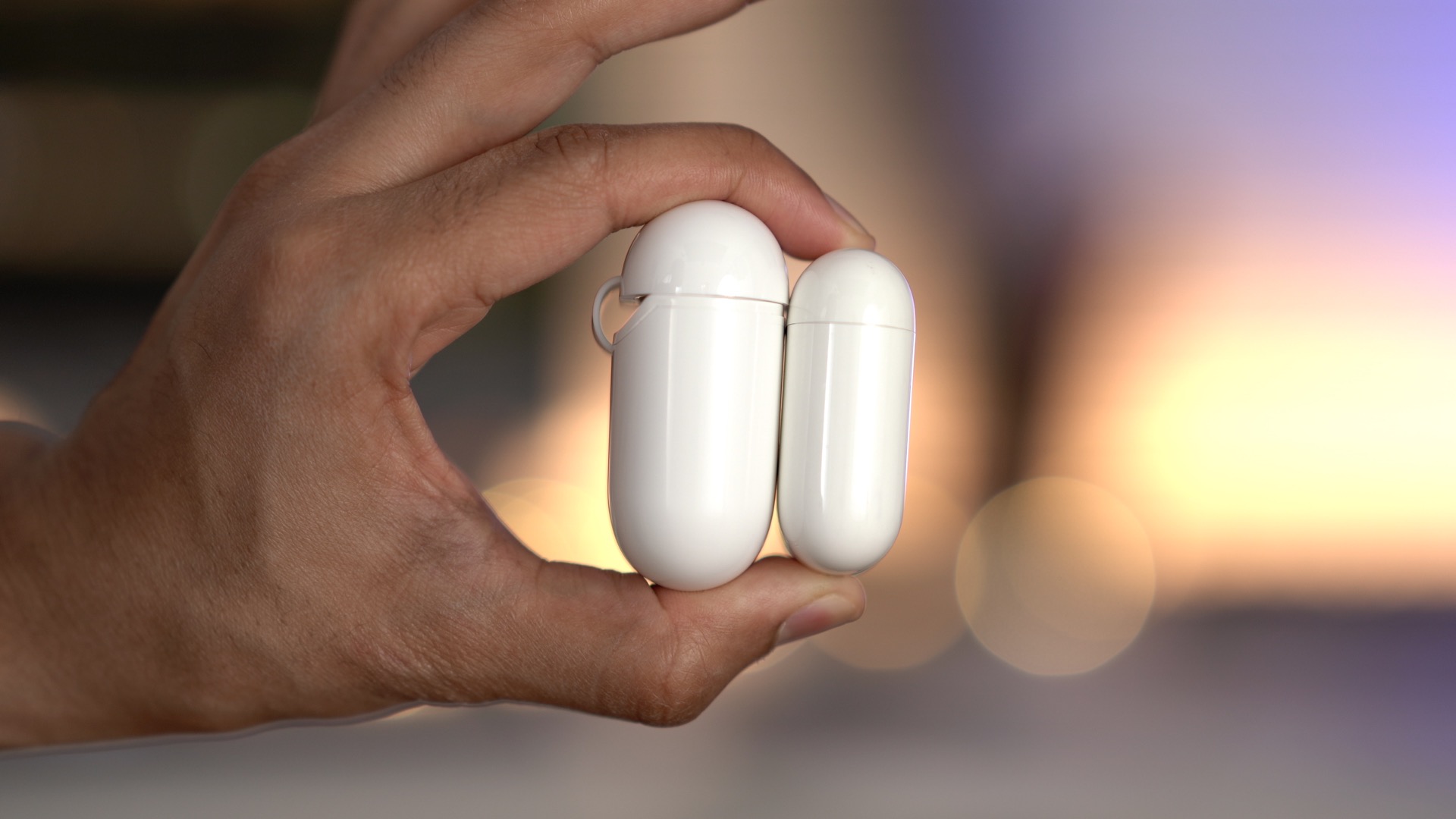 Deal of the Month: HyperJuice Wireless Charger Case for Apple AirPods ...