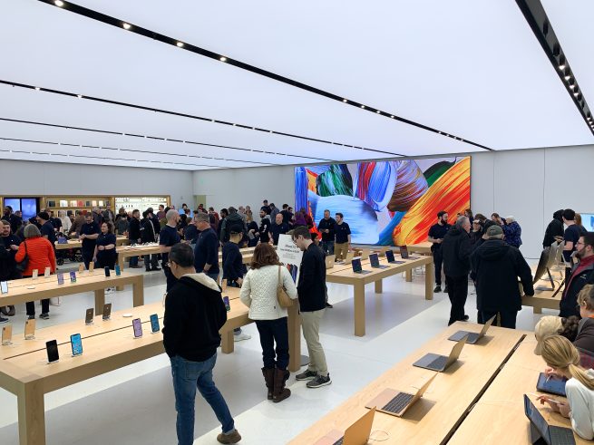 Gallery: Natick Mall Apple Store reopens with updated design - 9to5Mac