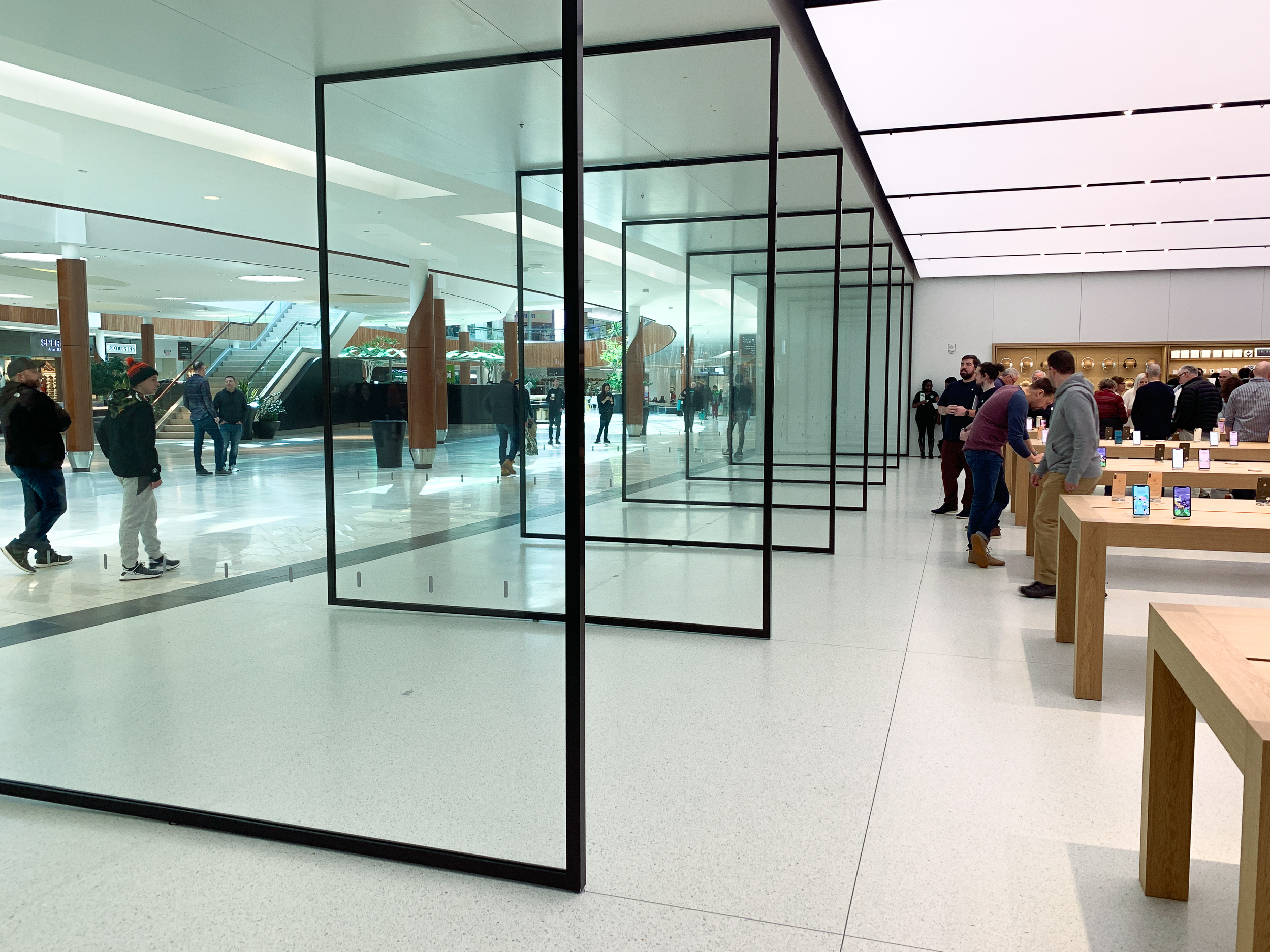 Gallery: Natick Mall Apple Store reopens with updated design - 9to5Mac
