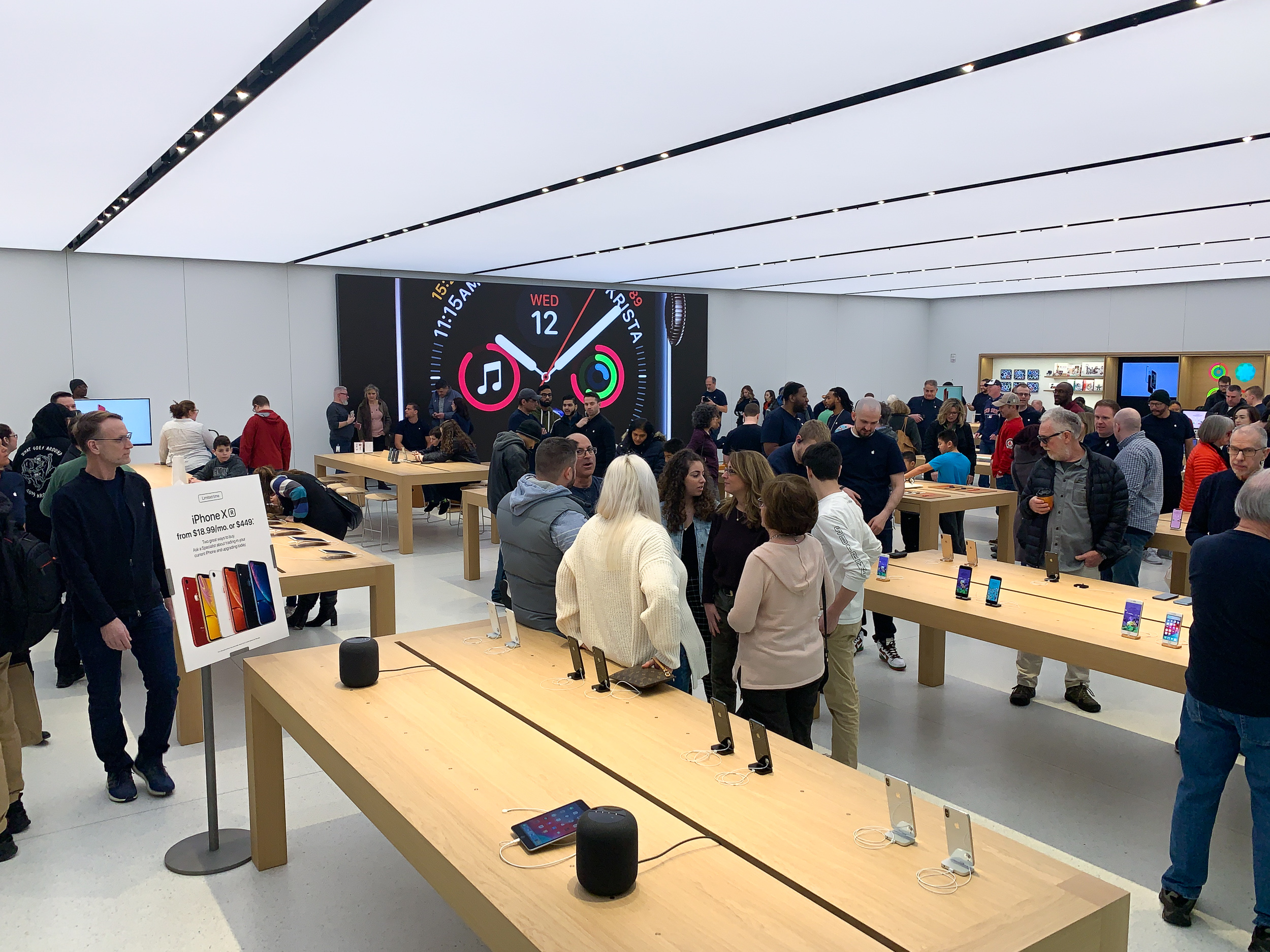 Gallery: Natick Mall Apple Store reopens with updated design - 9to5Mac
