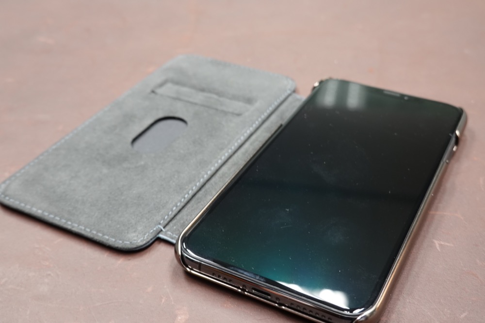 Tech bags and accessories that impress: looking at luxury leather for ...