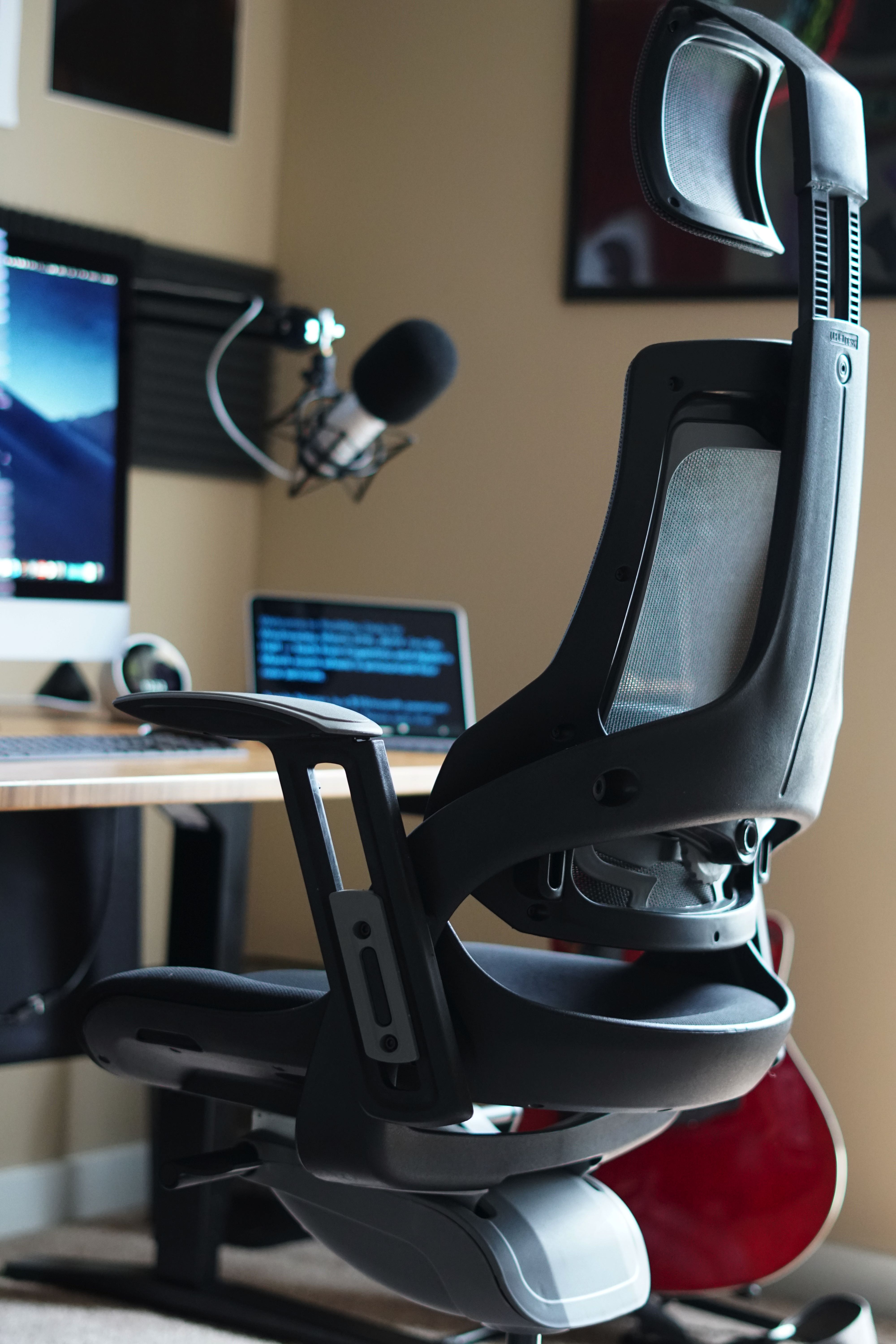 Mac office tour: standing desk, favorite apps, more - 9to5Mac