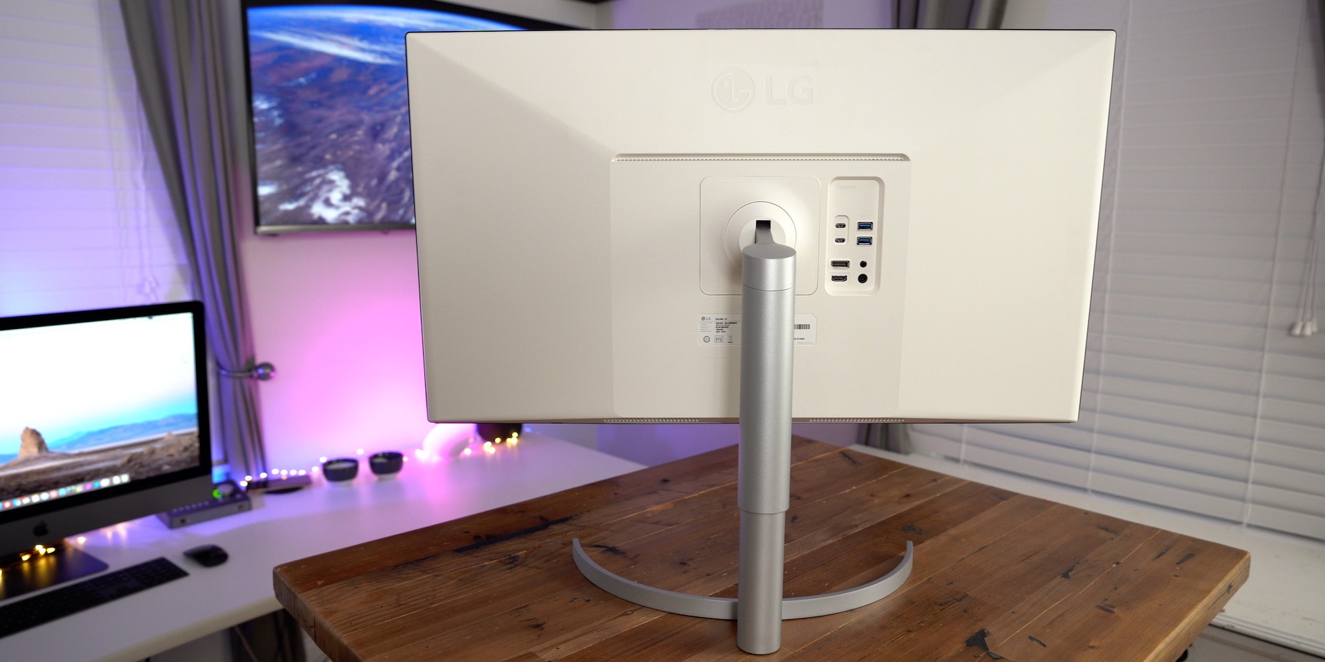 LG UltraFine 31.5" 4K Display with Thunderbolt 3 review - a large ...