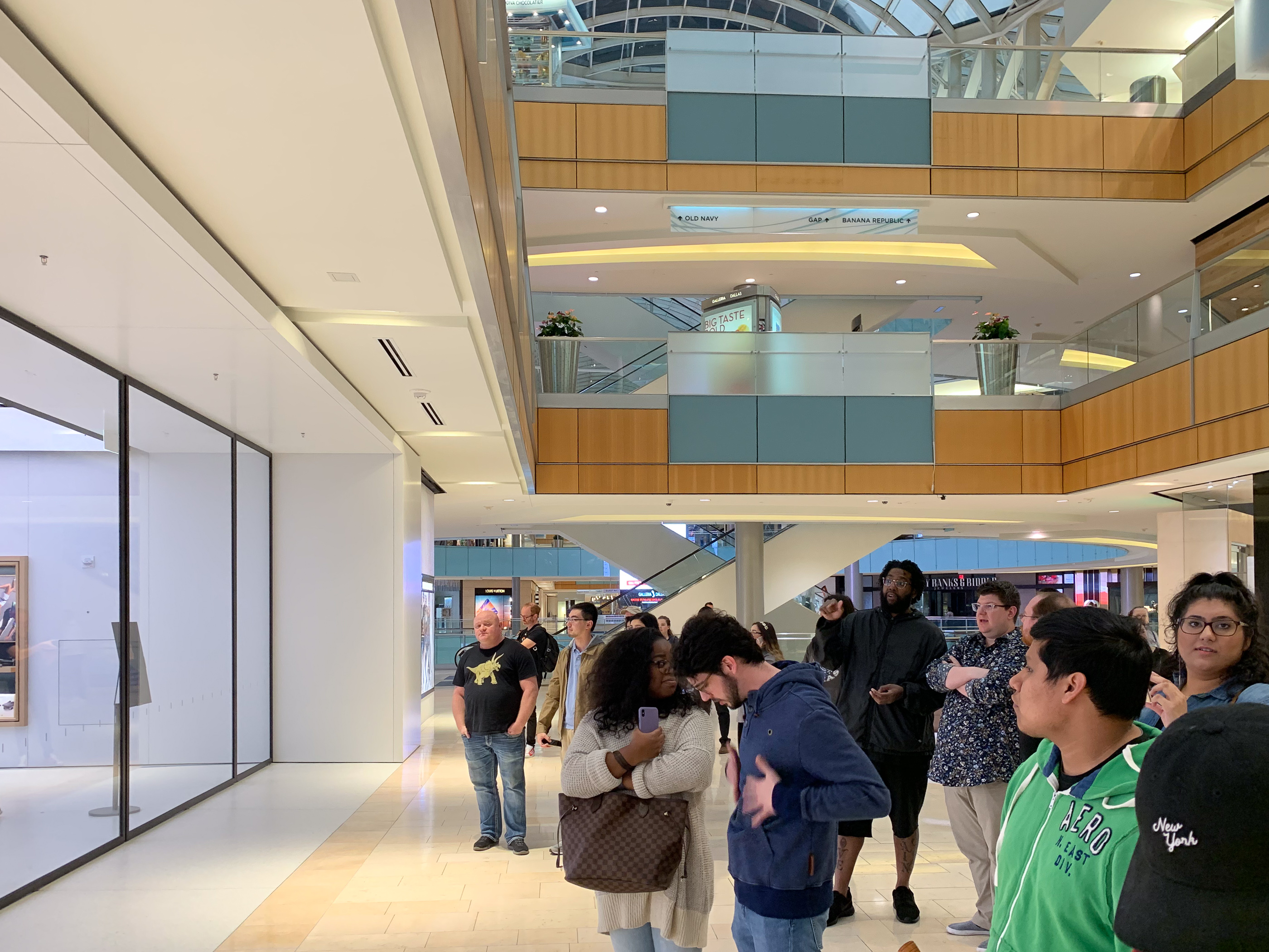Photos: Galleria Dallas Apple Store celebrates grand opening - 9to5Mac