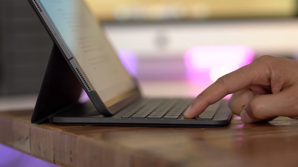 Logitech Slim Folio Pro backlit keyboard case review - 9to5Mac