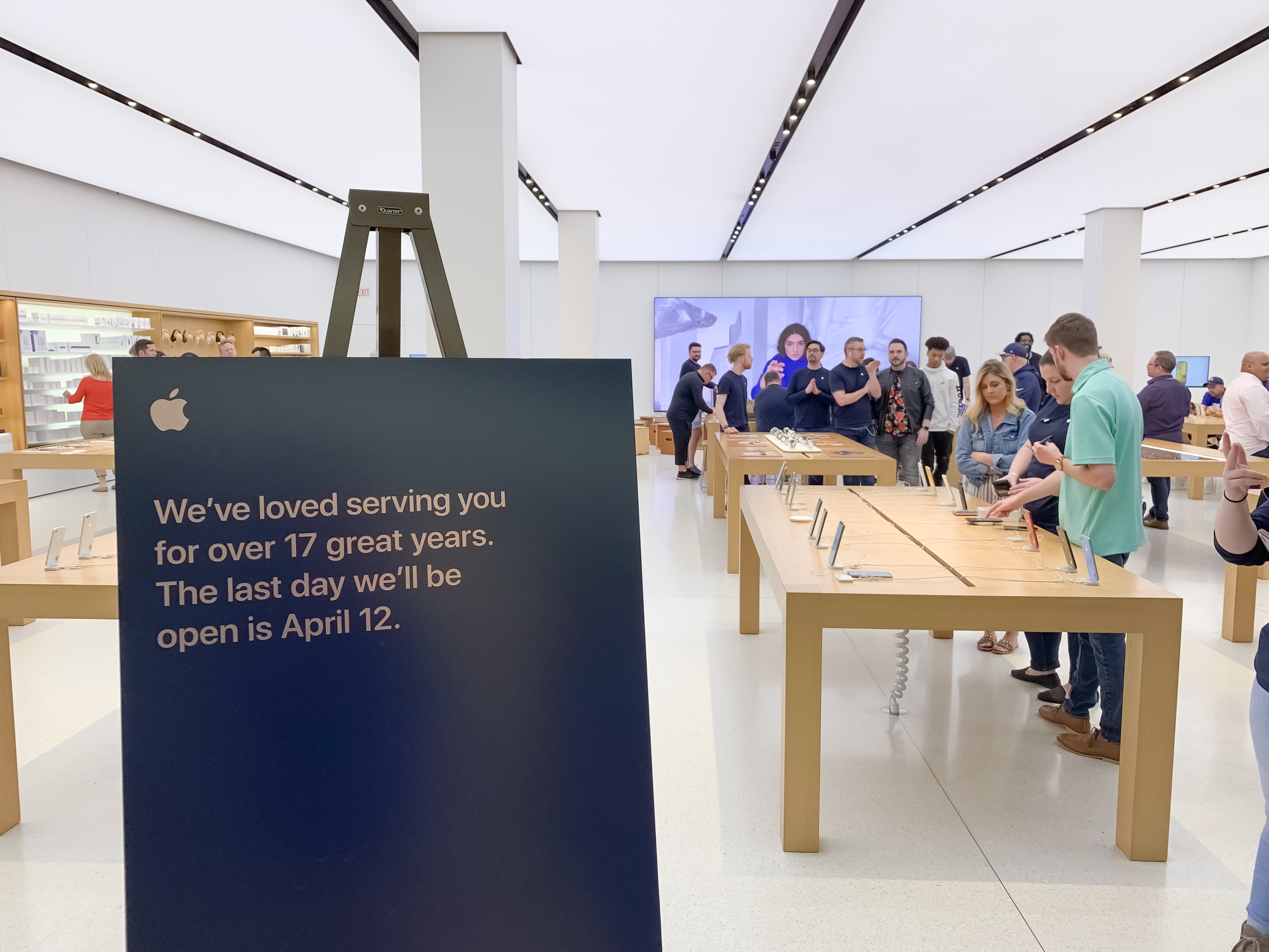 Photos: Saying farewell to the third oldest Apple Store in the world ...