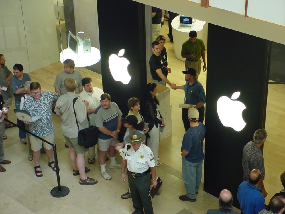 Photos: Saying farewell to the third oldest Apple Store in the world ...