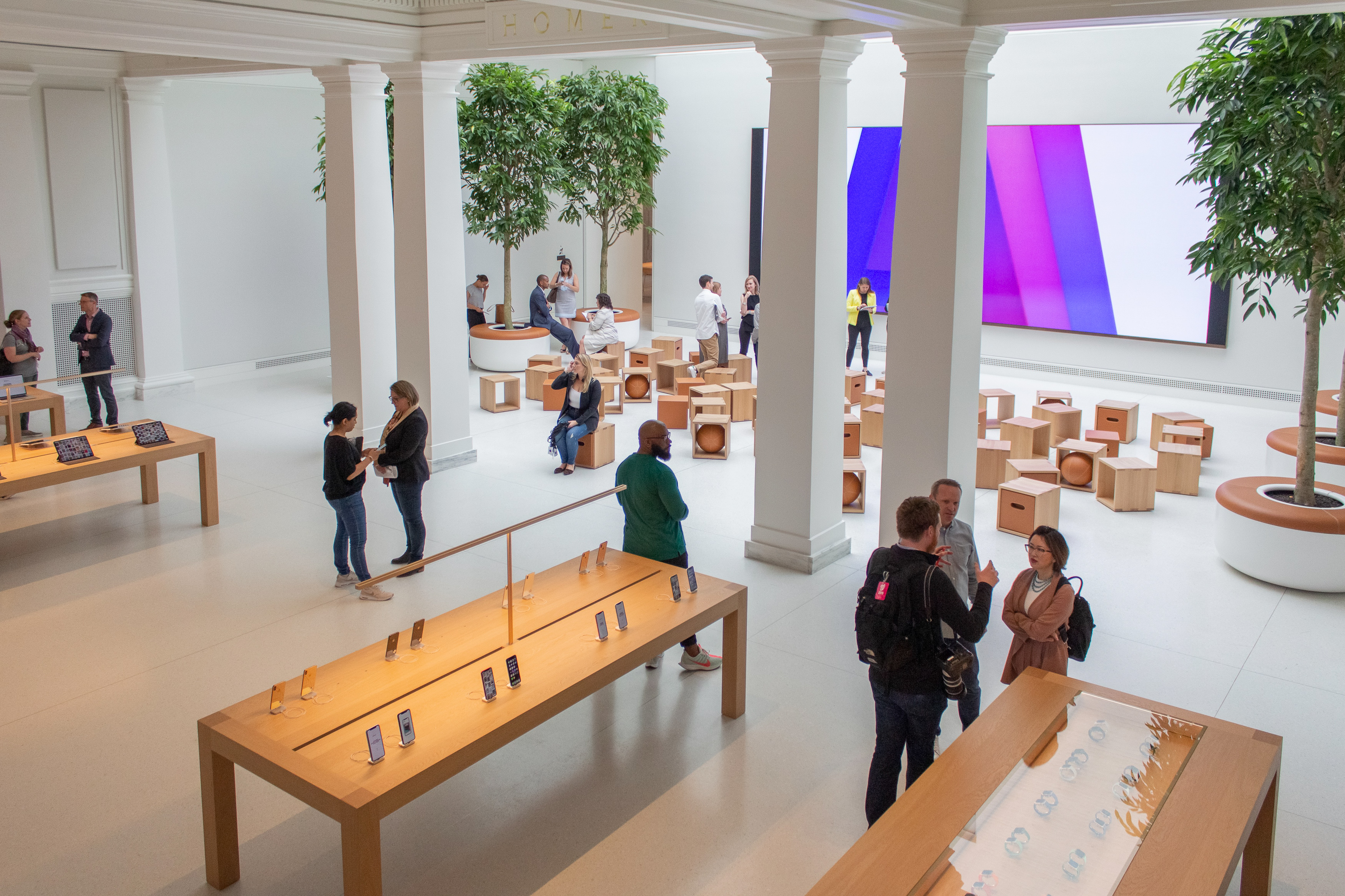 Apple Carnegie Library: An inside look at Apple's most ambitious store ...