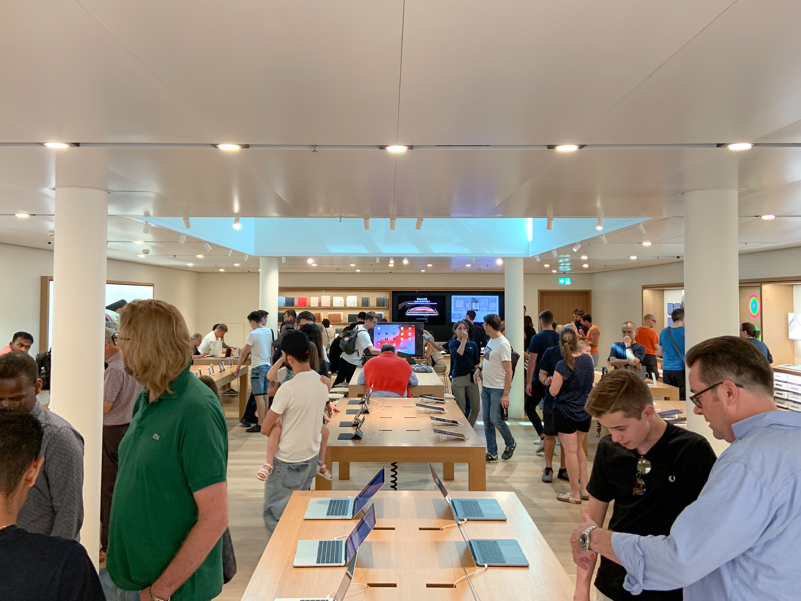 New Rennweg Apple Store replaces Bahnhofstrasse location - 9to5Mac