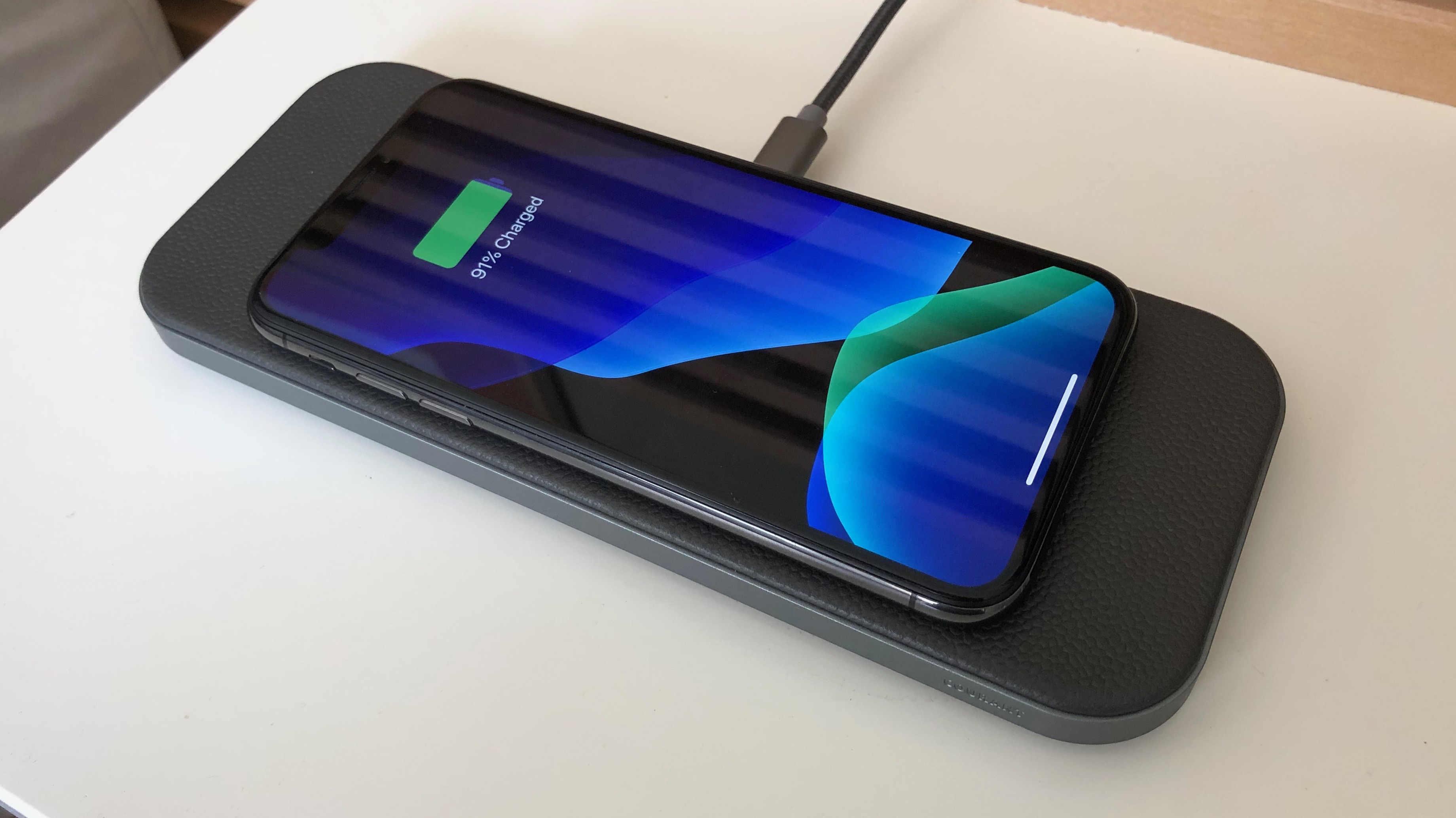 Hands-on with the premium CATCH:2 aluminum and Italian leather dual ...