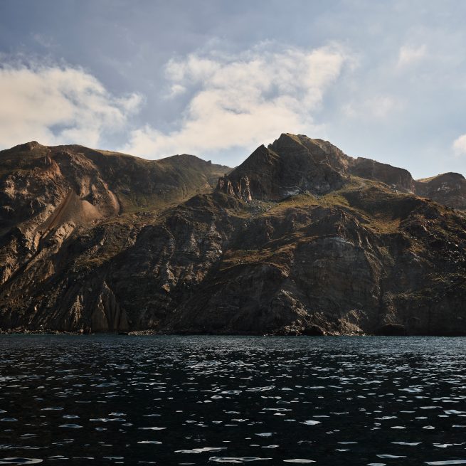 Download 7 new beautiful Catalina desktop wallpapers for macOS 10.15 ...