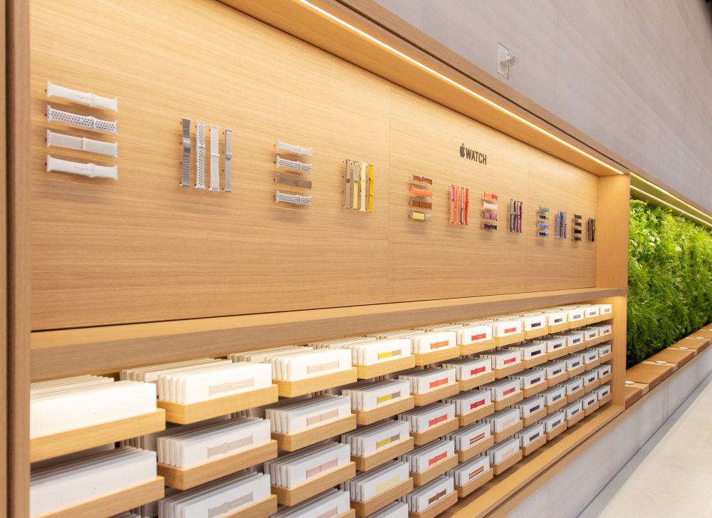 Take a closer look at the new Apple Watch display sizes and faces with ...