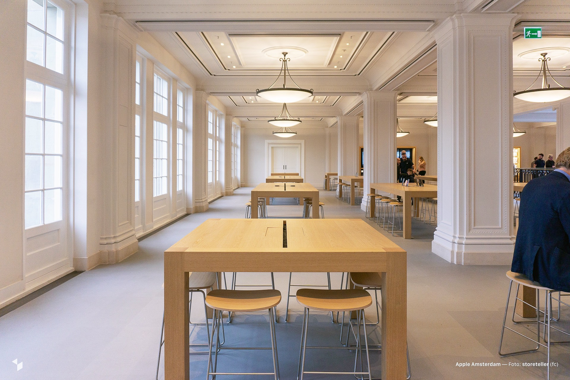 Renovated Apple Amsterdam premieres with latest design - 9to5Mac