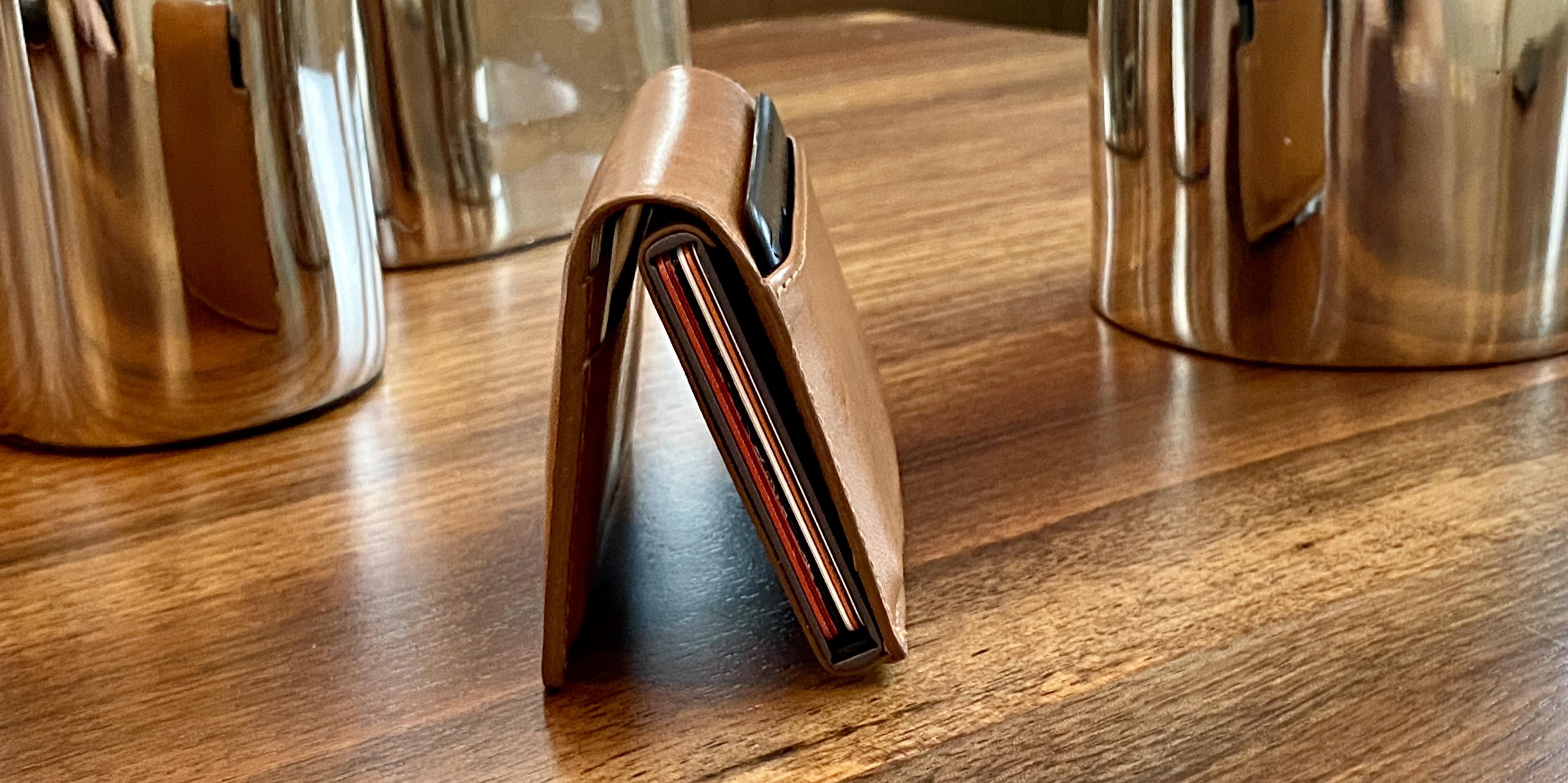 Review: Ekster smart wallets offer Siri and great storage with sleek ...