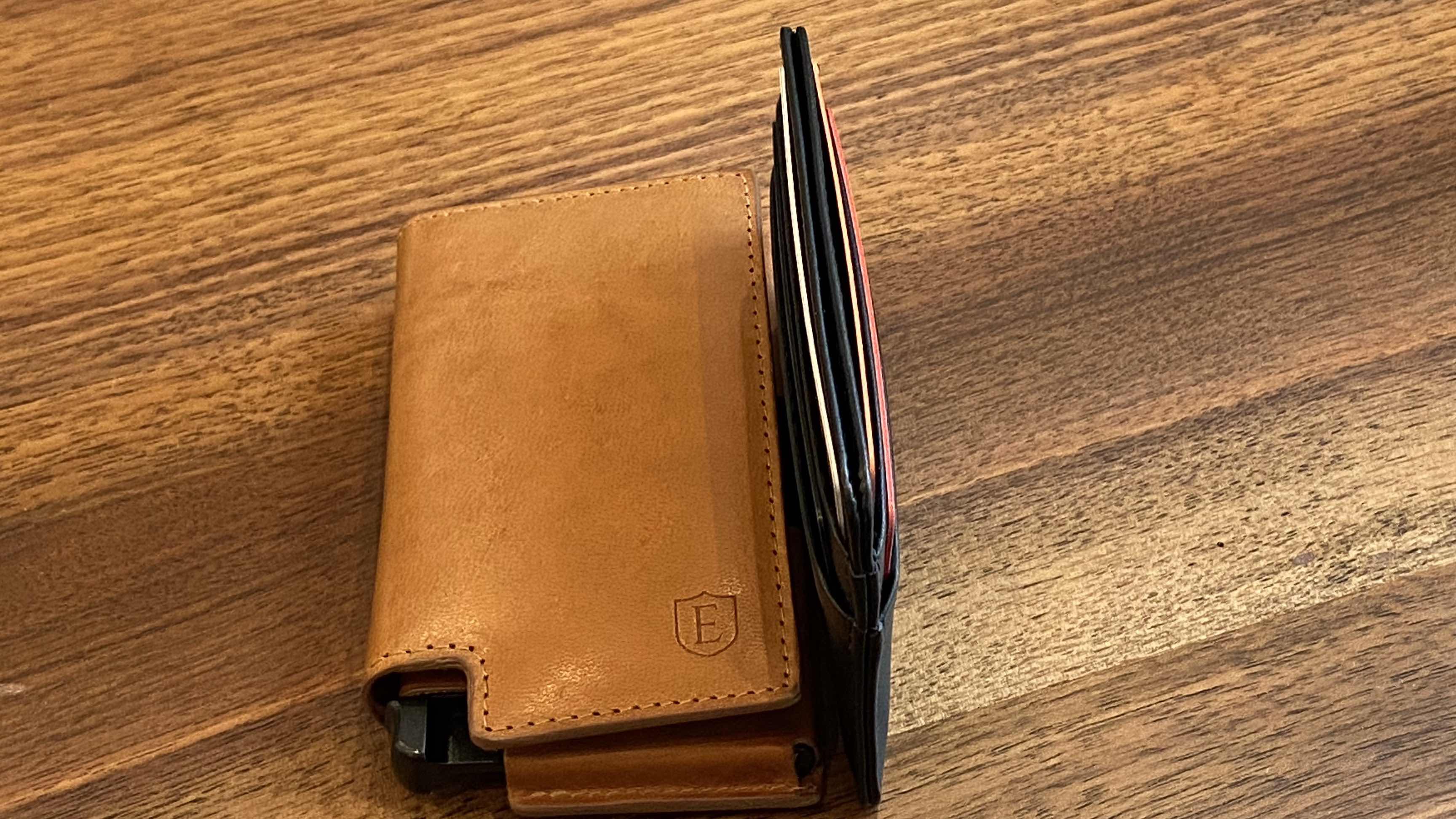 Review: Ekster smart wallets offer Siri and great storage with sleek ...
