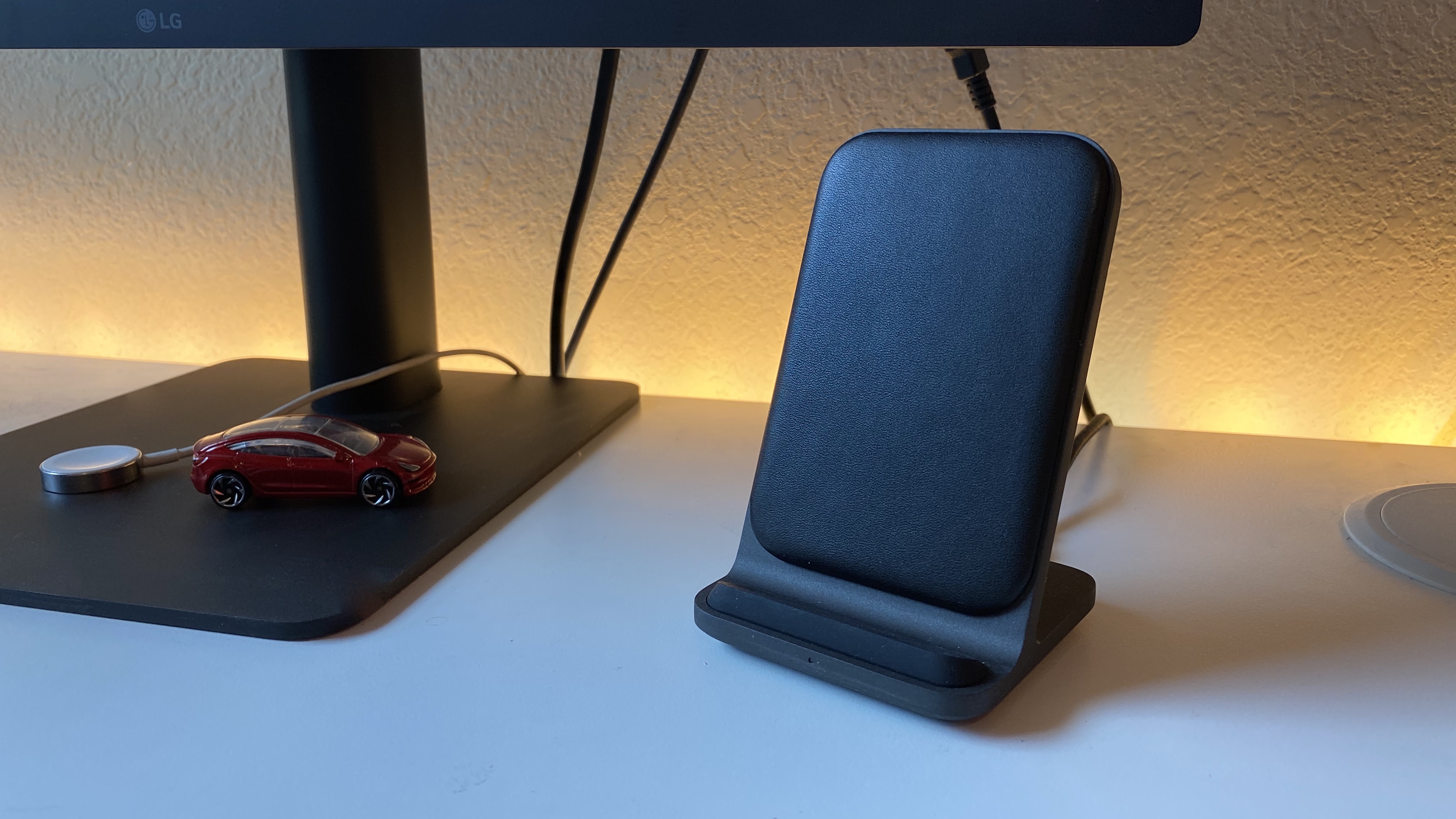 Review: Nomad’s Base Station Stand pairs a premium design with iPhone ...