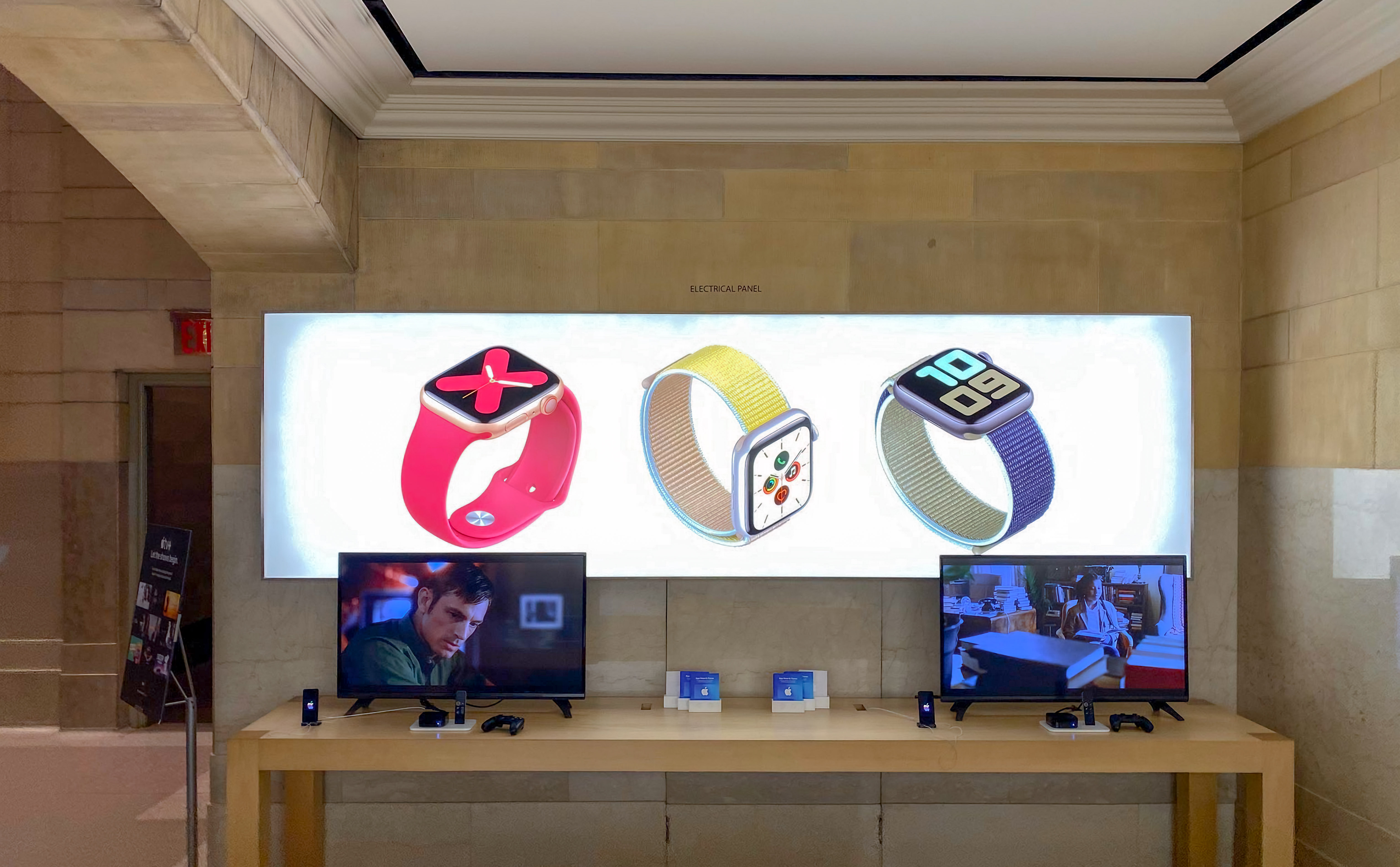 Apple Store displays redesigned with greater Apple Arcade focus - 9to5Mac