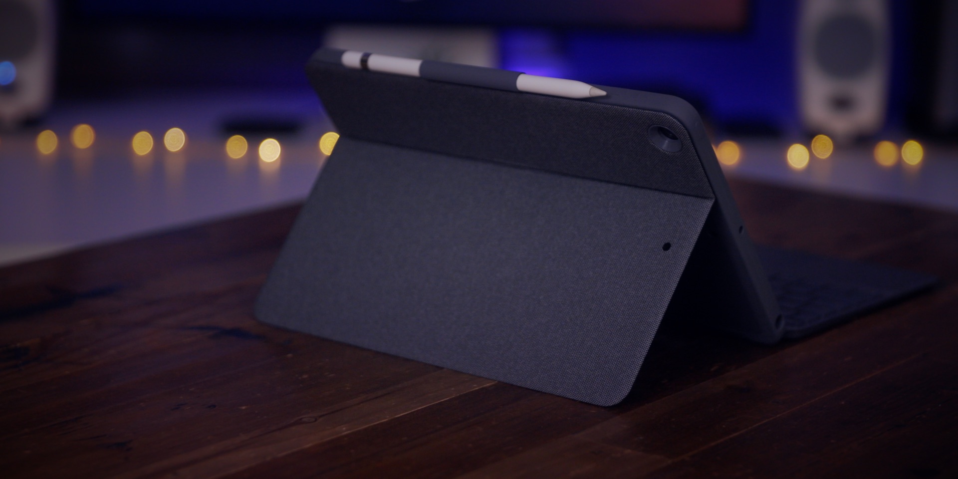 Review: Logitech Combo Touch Keyboard Case with Trackpad for iPad 7