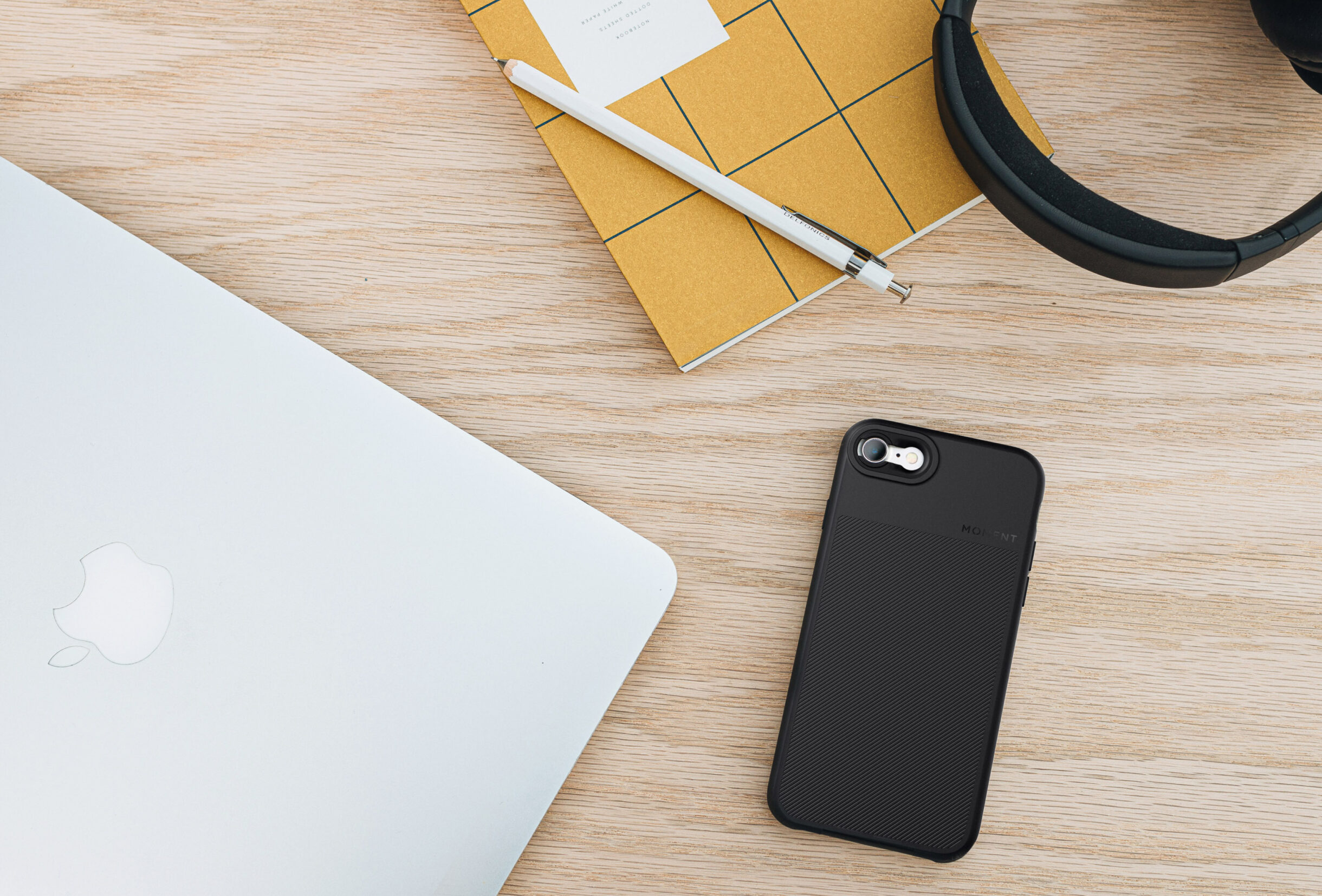 These are the best iPhone SE cases and accessories - 9to5Mac