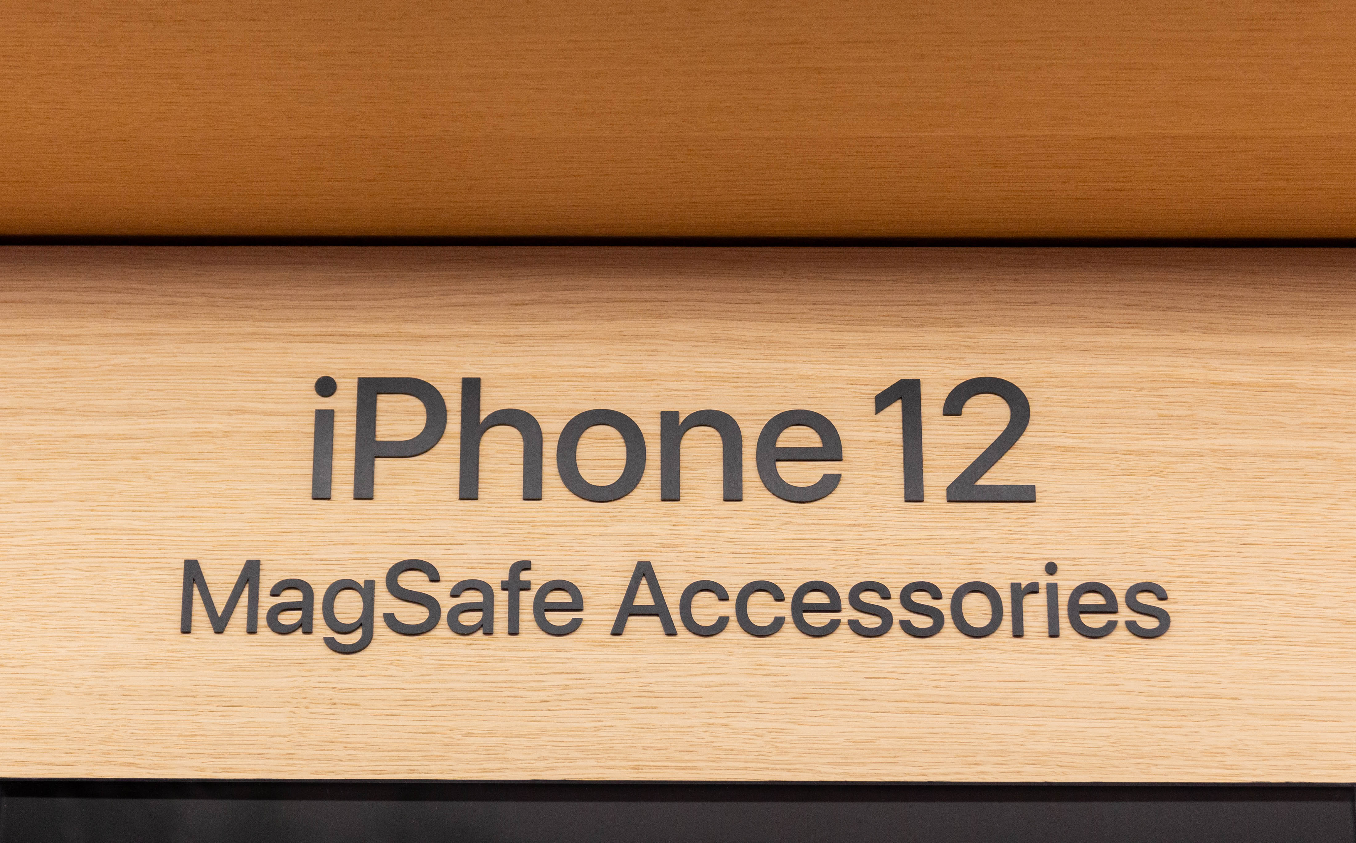 Apple Stores highlight iPhone 12 MagSafe accessories with interactive ...
