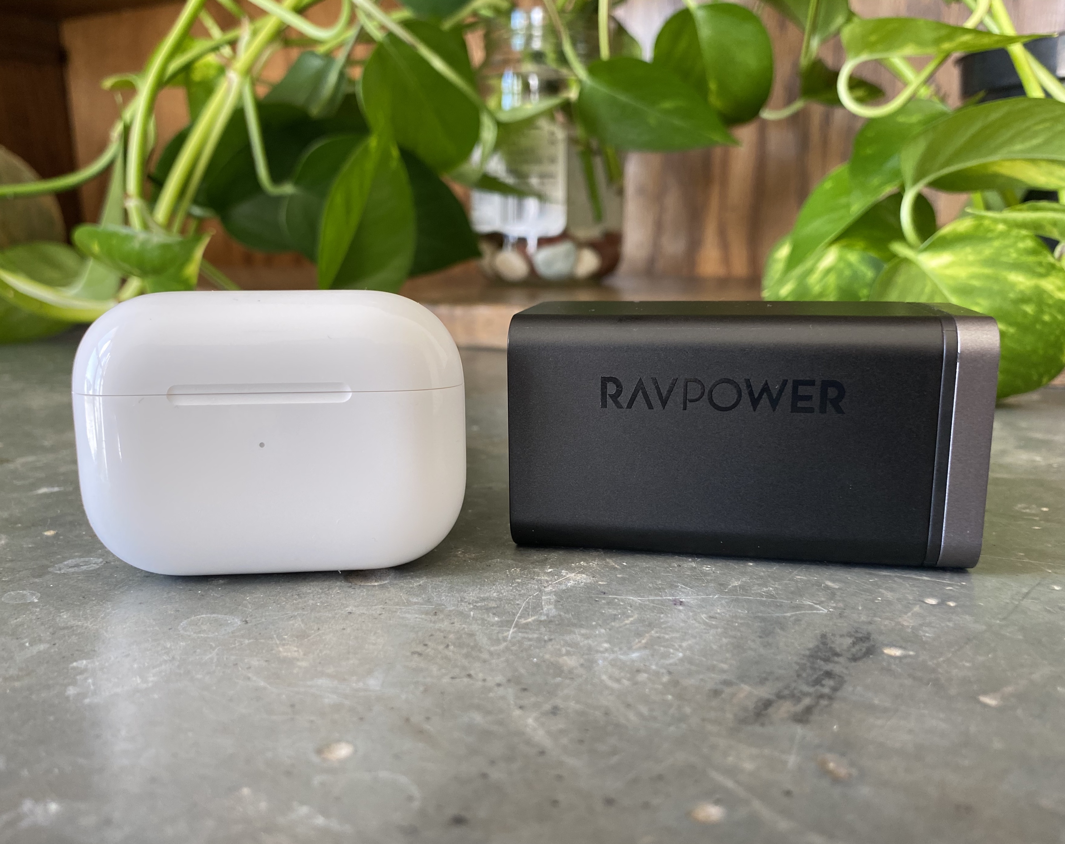Hands-on with the RAVPower 65W 4-Port Desktop USB-C Charger [+ 30% off ...