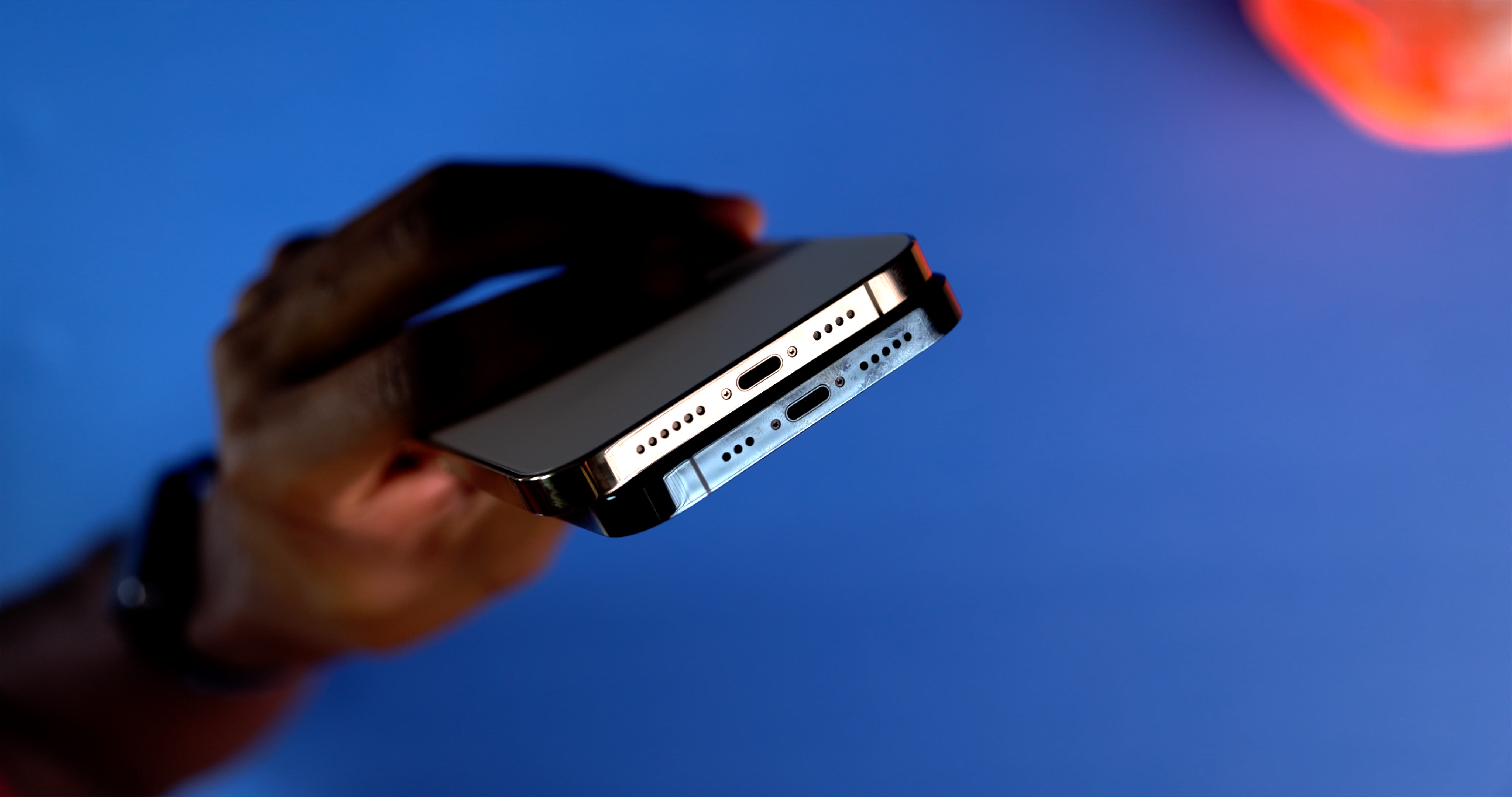 iPhone 12 Pro/Pro Max Unboxing & Review: A promise of the future [Video ...