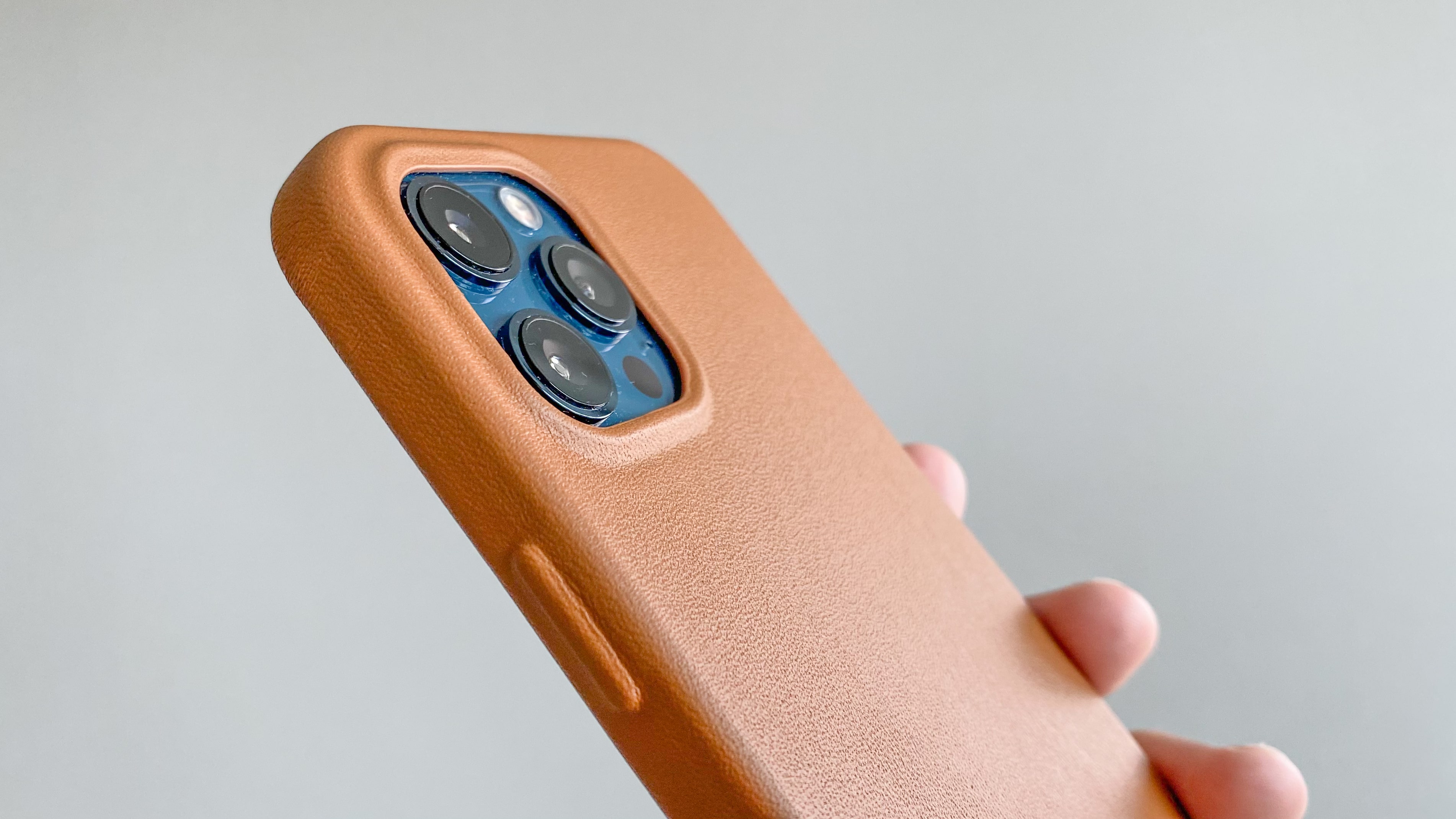 Mujjo's leather iPhone 12 cases are a great alternative to Apple's ...
