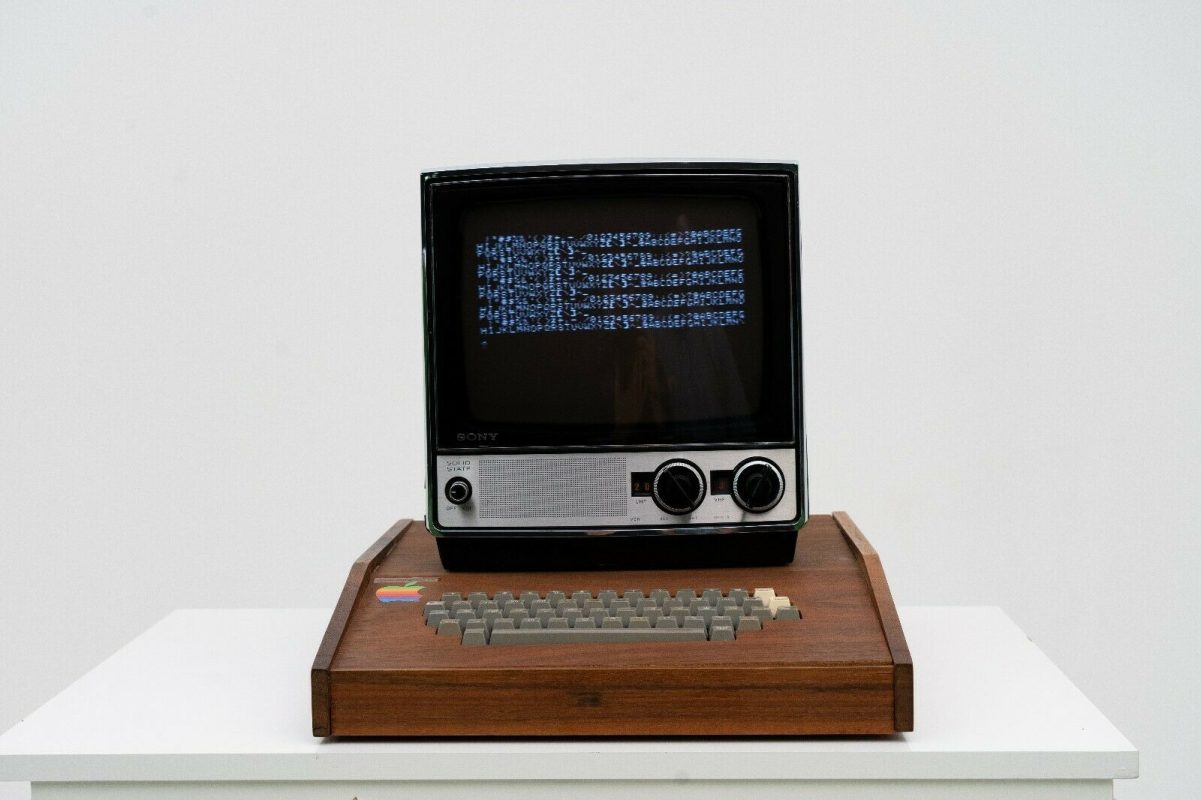 Rare Apple 1 computer built by Steve Jobs and Wozniak on sale for $1.5 ...
