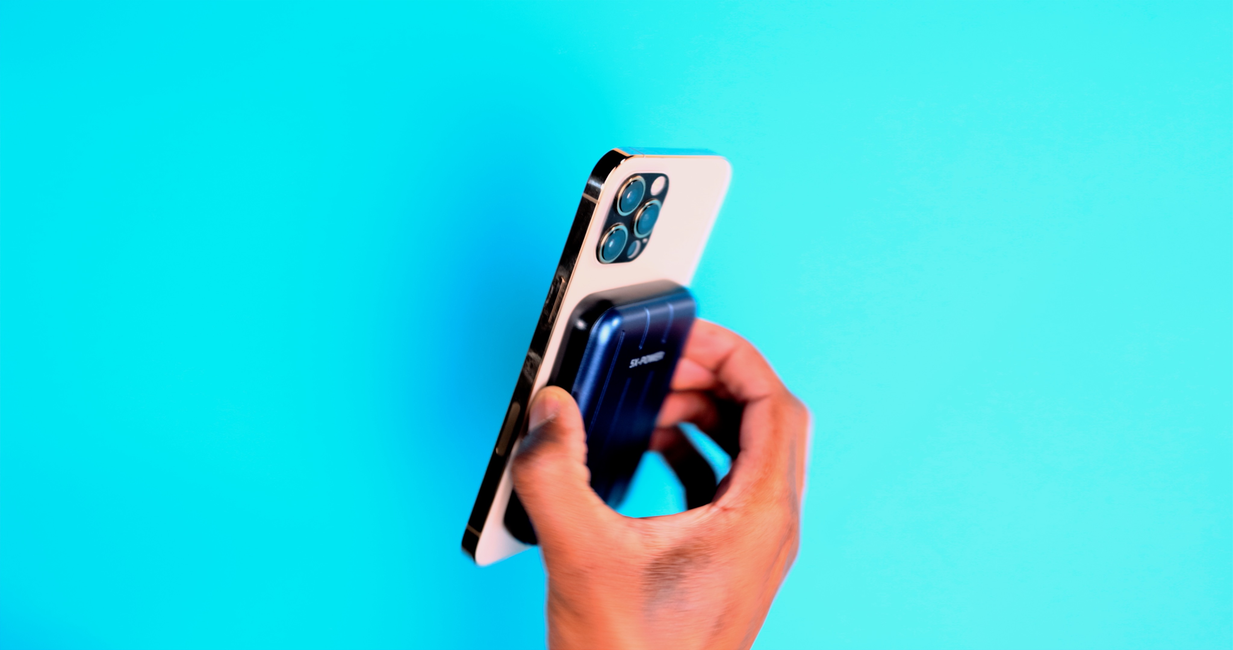 ChargeFast MagSafe Battery Pack - MagSafe's finally becoming useful! [Video] - 9to5Mac