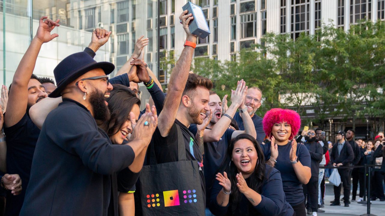 20 years of Apple Stores: The enduring art of celebration - 9to5Mac