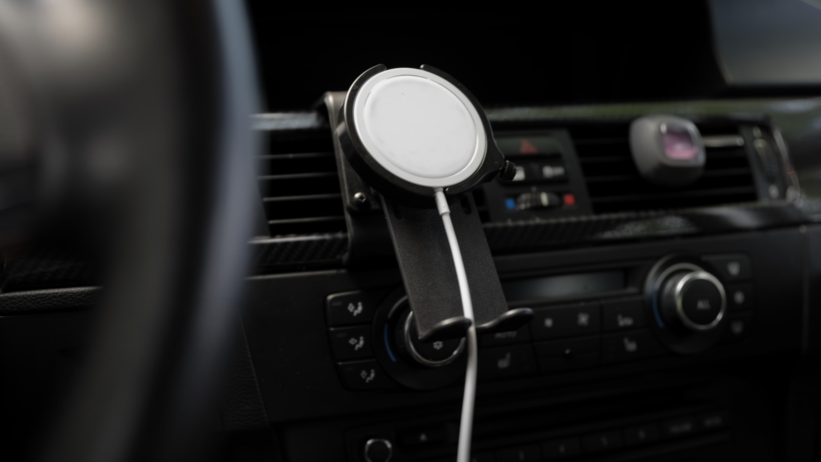 Hands-on: ProClip USA MagSafe Holder for iPhone [Video] - 9to5Mac