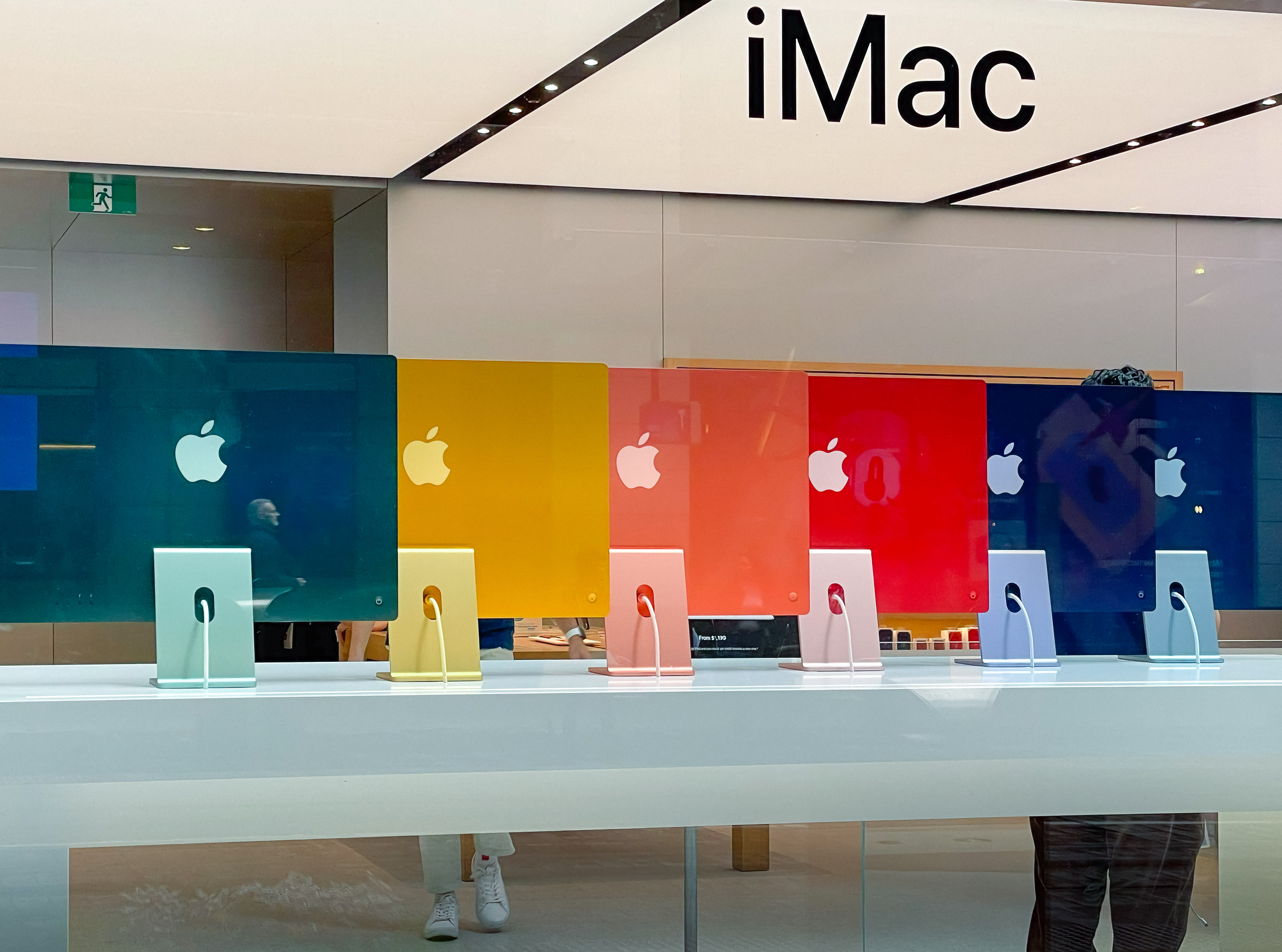 iMac, iPad Pro, and Apple TV 4K arrive in stores with vibrant window ...