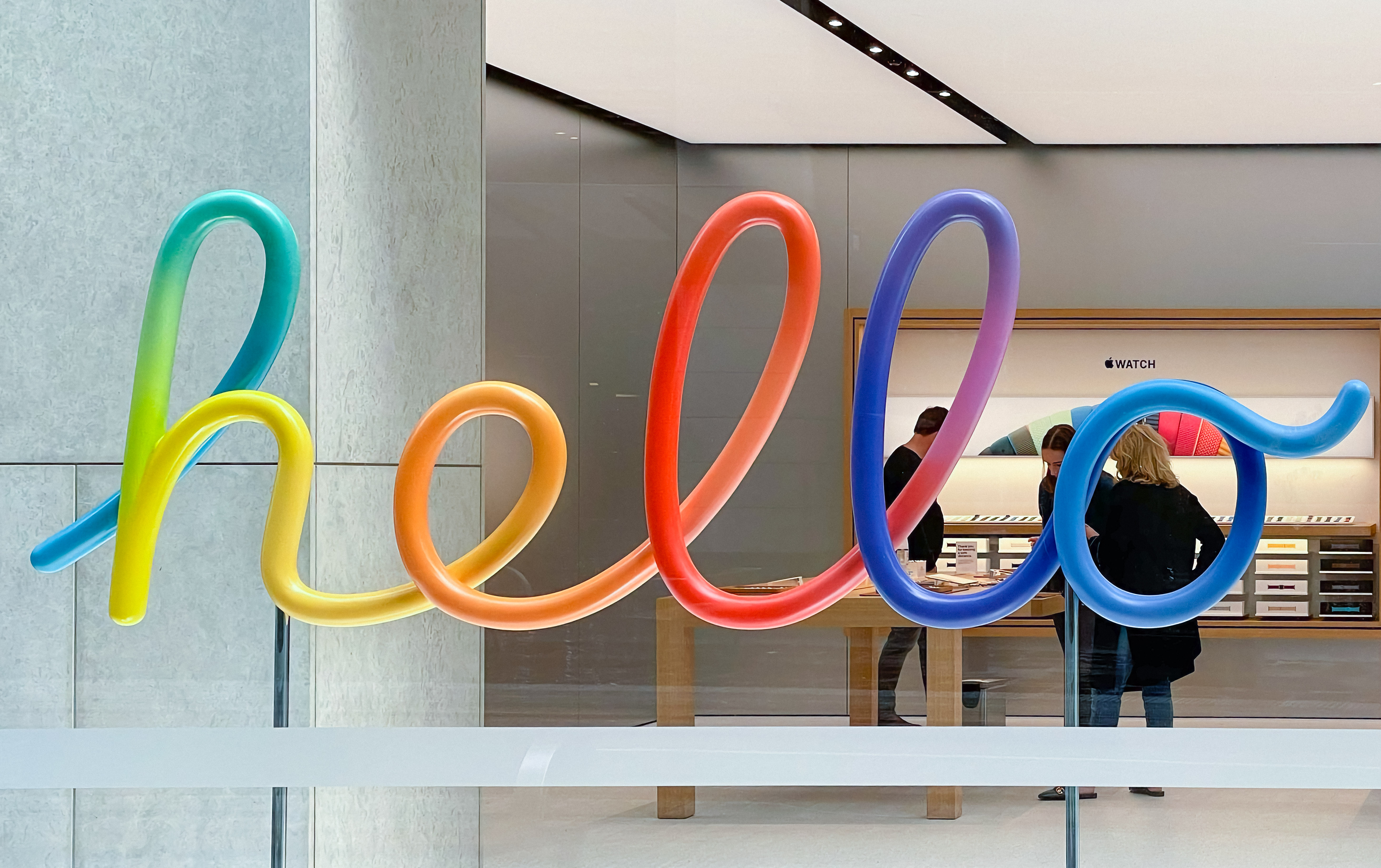 iMac, iPad Pro, and Apple TV 4K arrive in stores with vibrant window ...