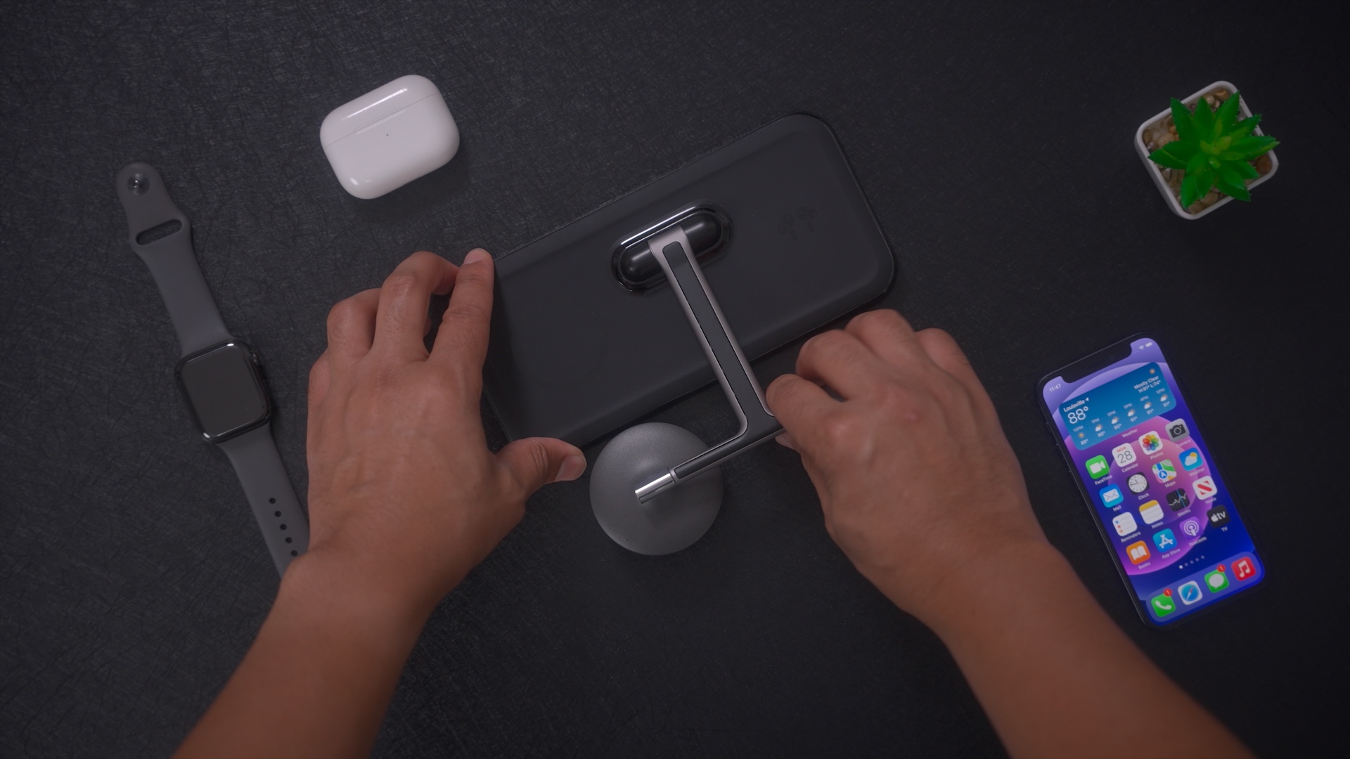 Hands-on: HyperJuice 4-in-1 Magnetic Wireless Charger Stand - 9to5Mac