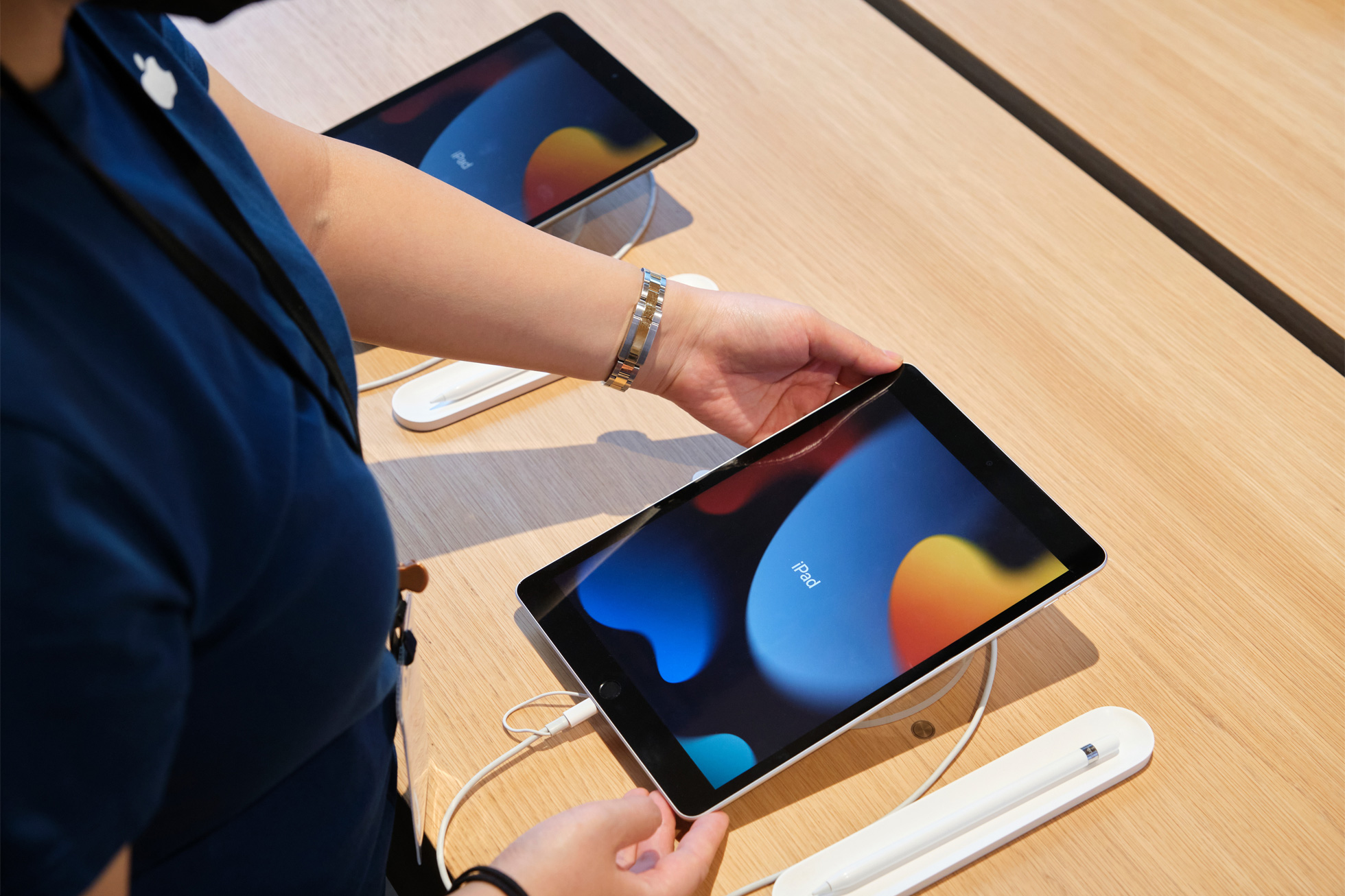 Review: The new $329 iPad is an incredible value for anyone who wants a ...
