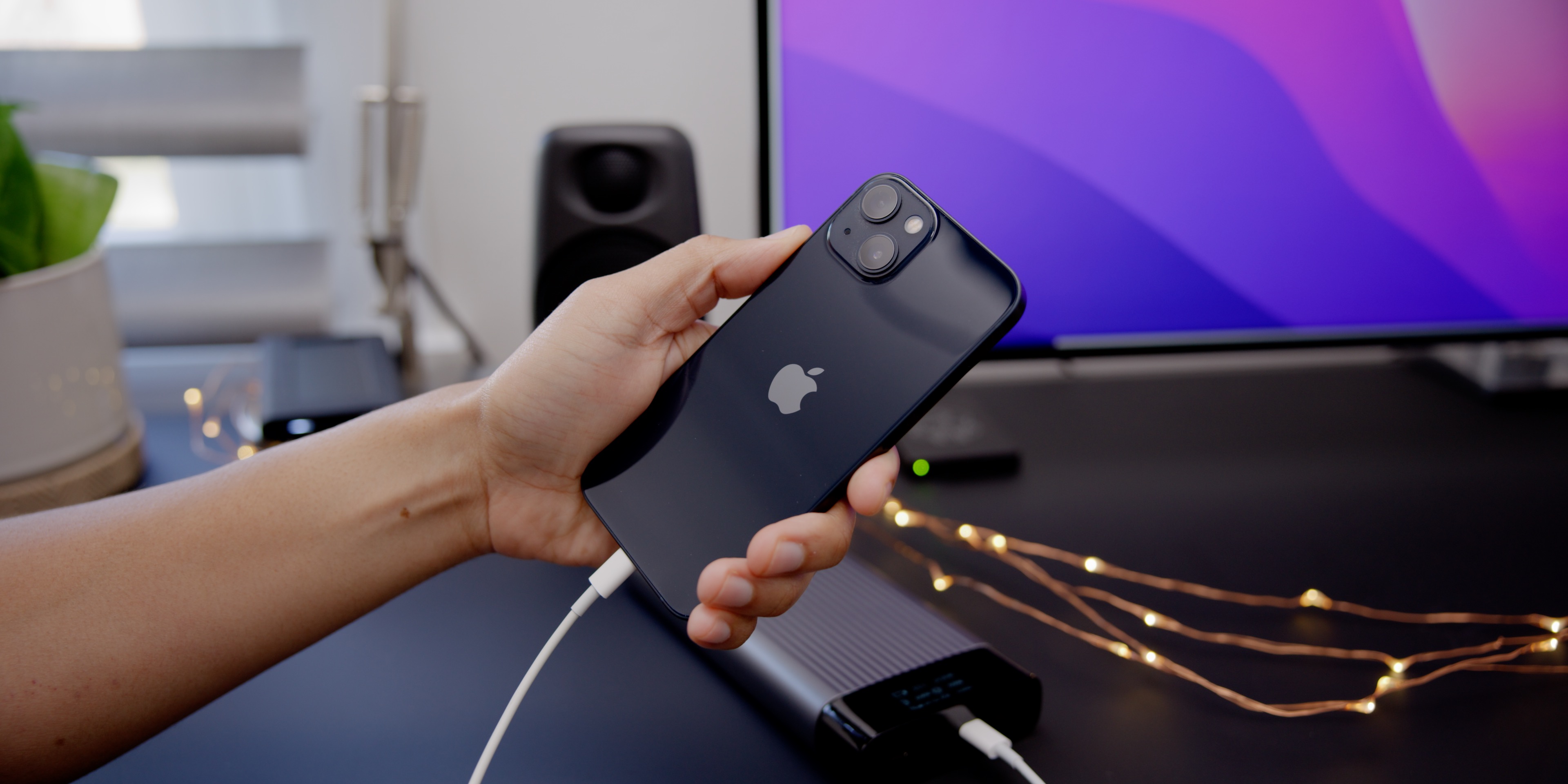Hands-on: HyperJuice 245W USB-C Battery Pack & GaN Charger [Video ...