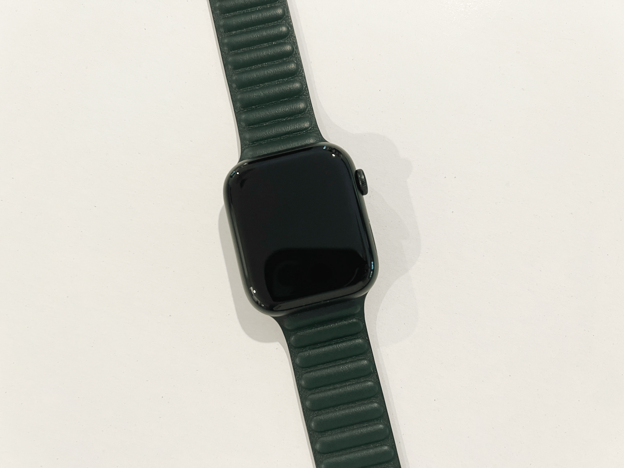 Here’s how the new green Apple Watch Series 7 color looks in the real ...