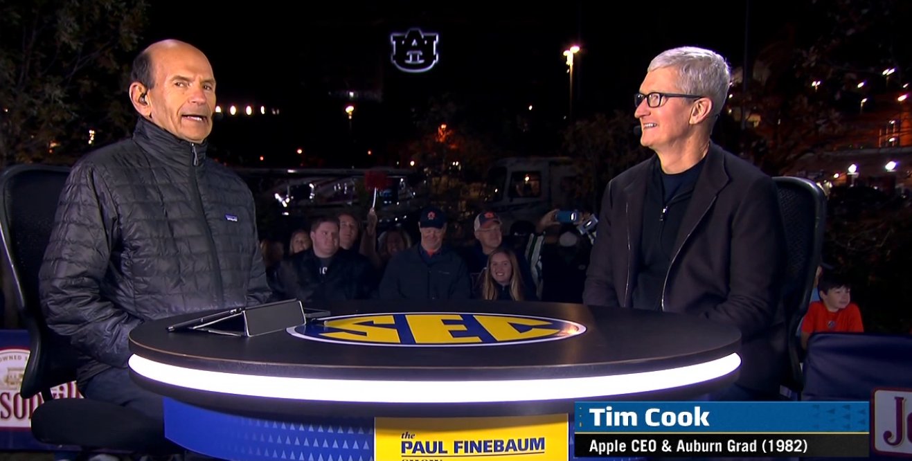 Tim Cook honored with Auburn 'Captains of Industry Award,' attends ...