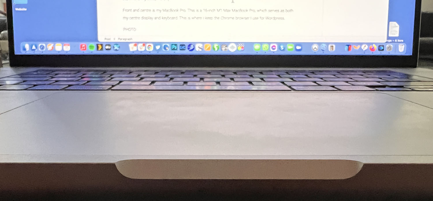 Three-screen mobile workspace for a month in Buenos Aires - 9to5Mac