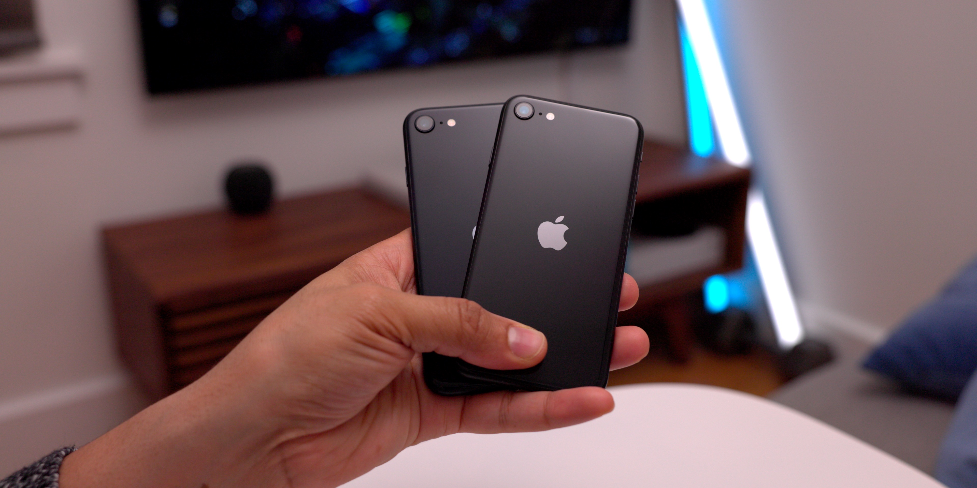 iPhone SE 3 review + top features: Good for 5G, but pay a little more ...