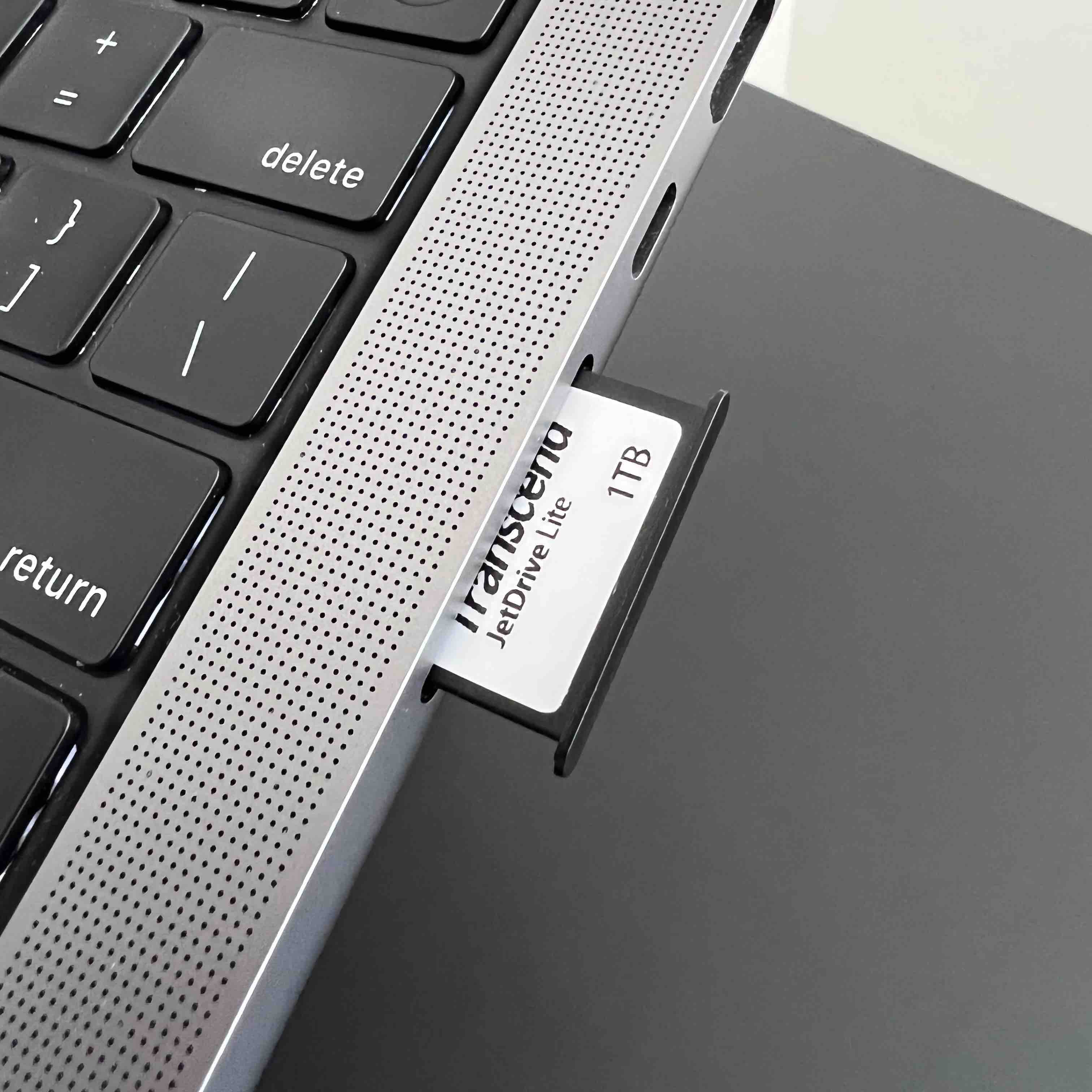 MacBook Pro flush SD card: Transcend JetDrive review
